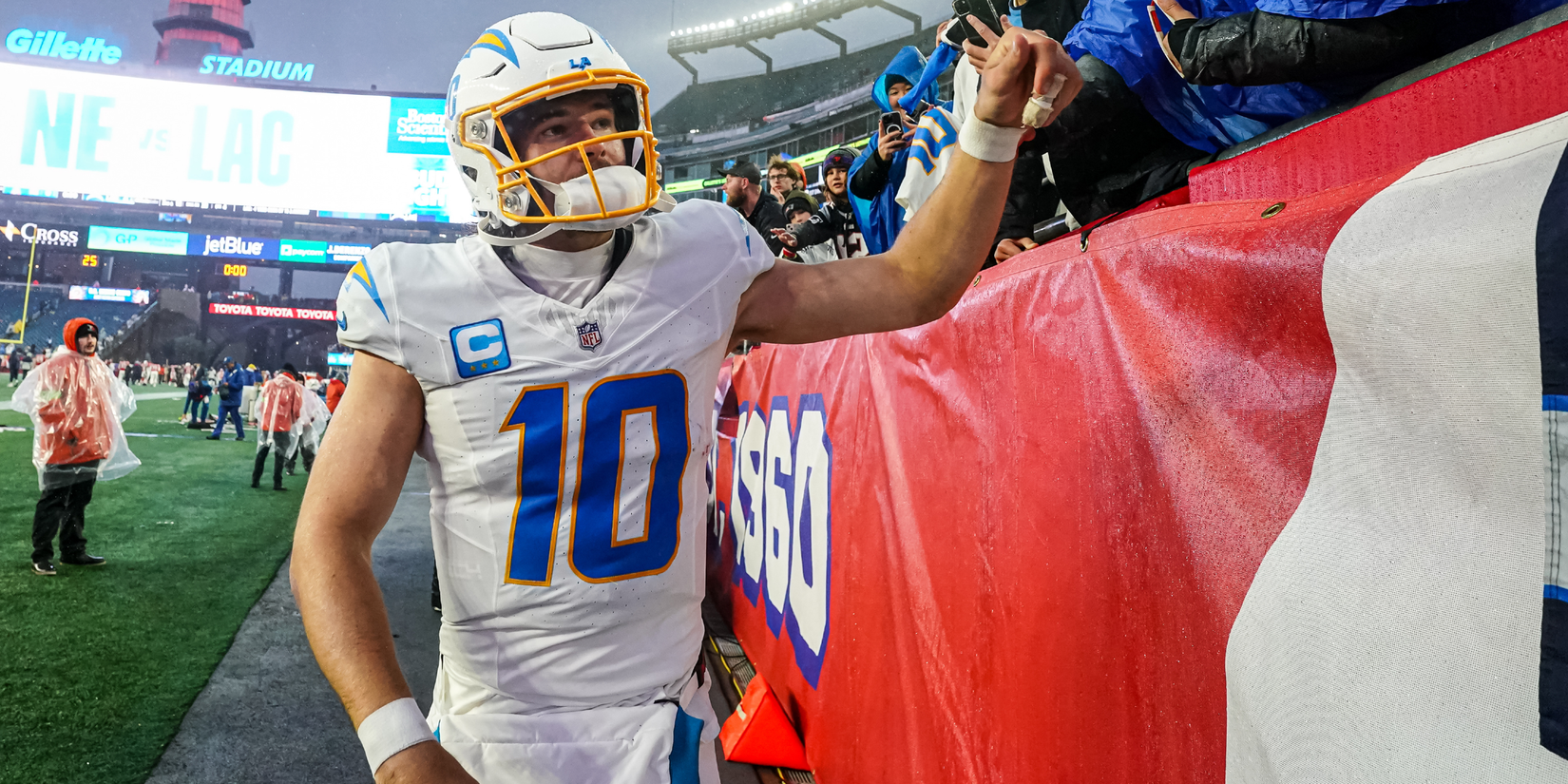 Davante Adams: 5 trade destinations for frustrated Raiders WR