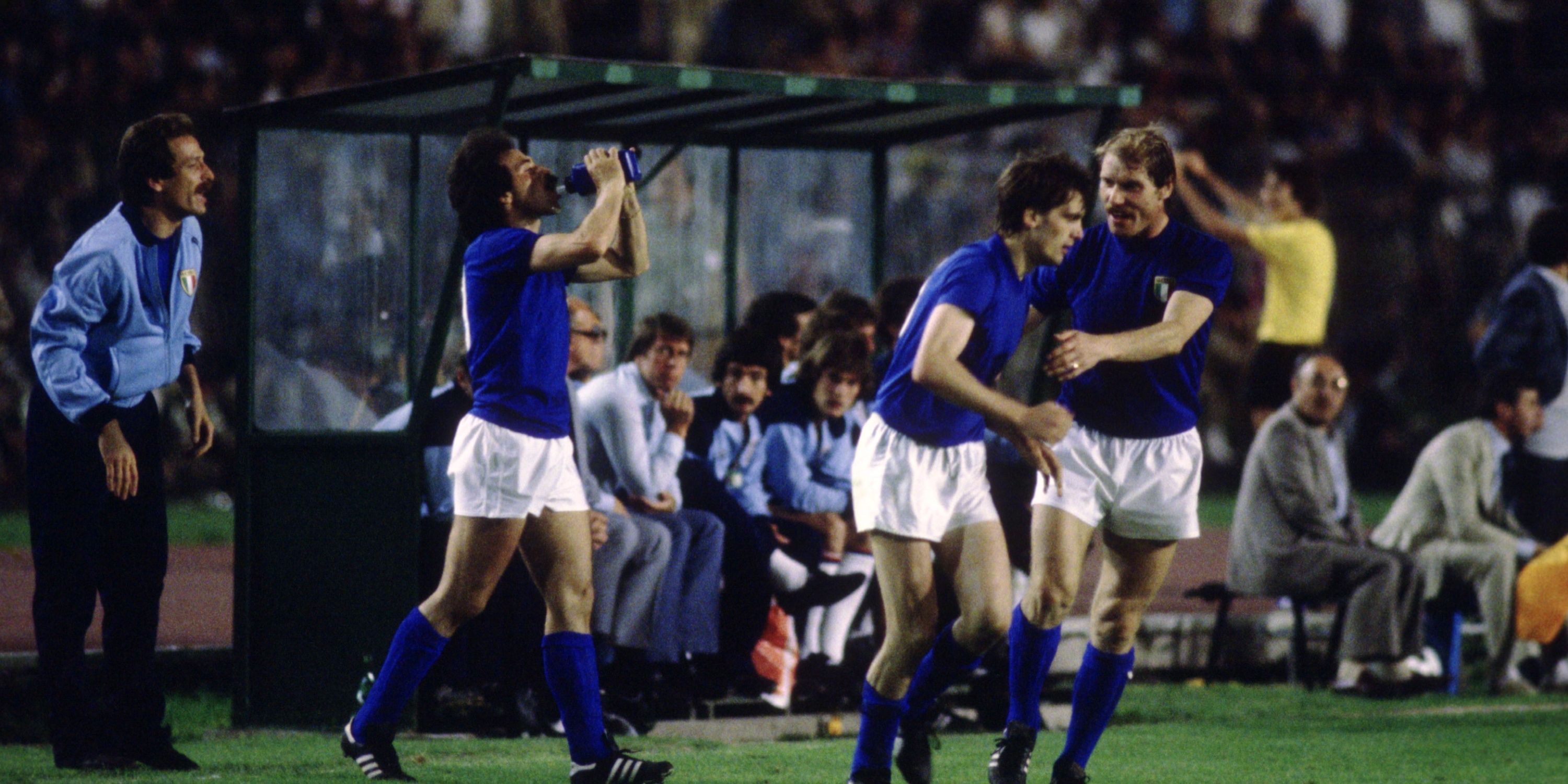 10 Greatest Italian Midfielders in Football History [Ranked]