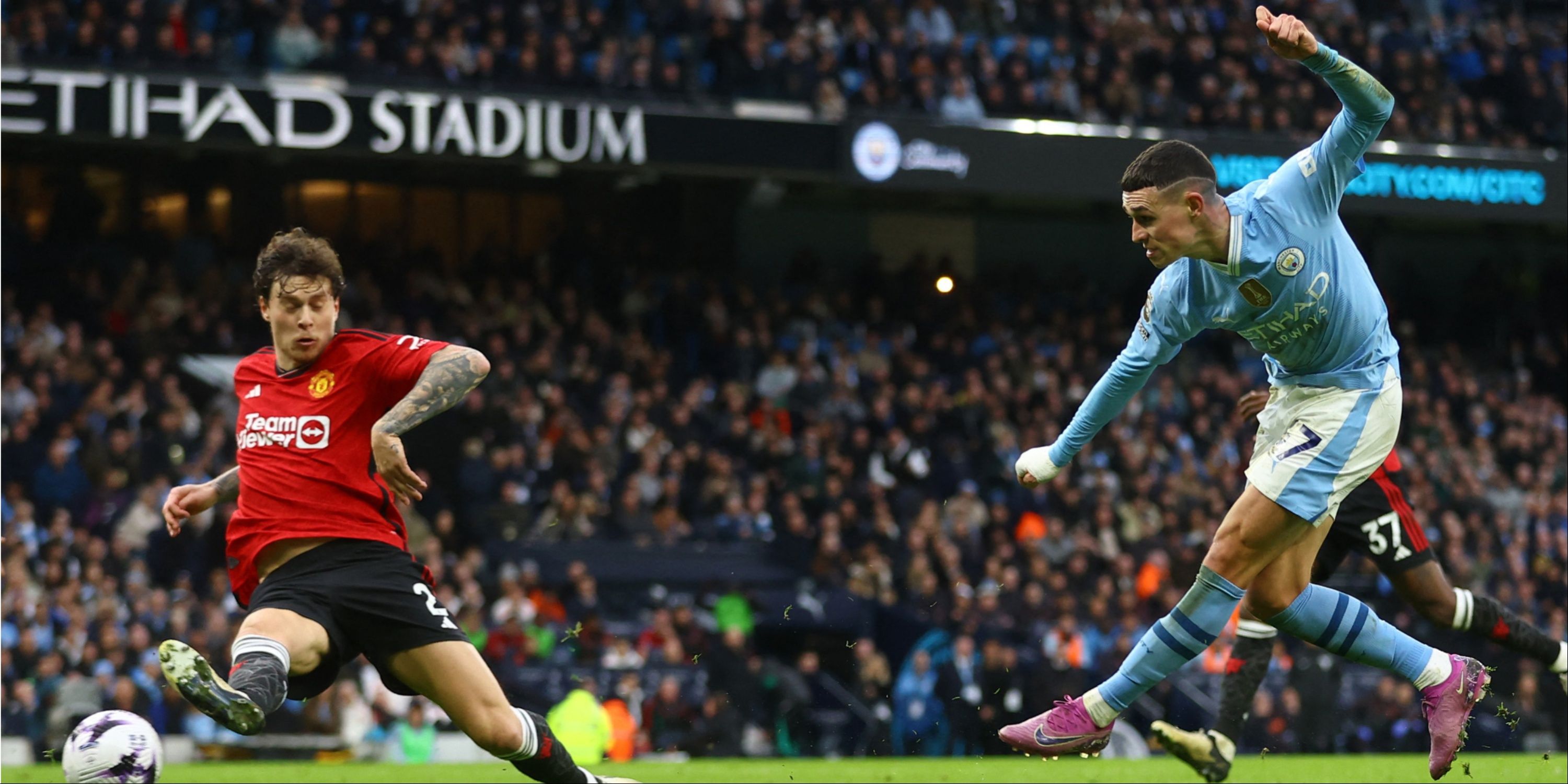 Phil Foden Scores Twice as Man City Come From Behind to Beat Man United