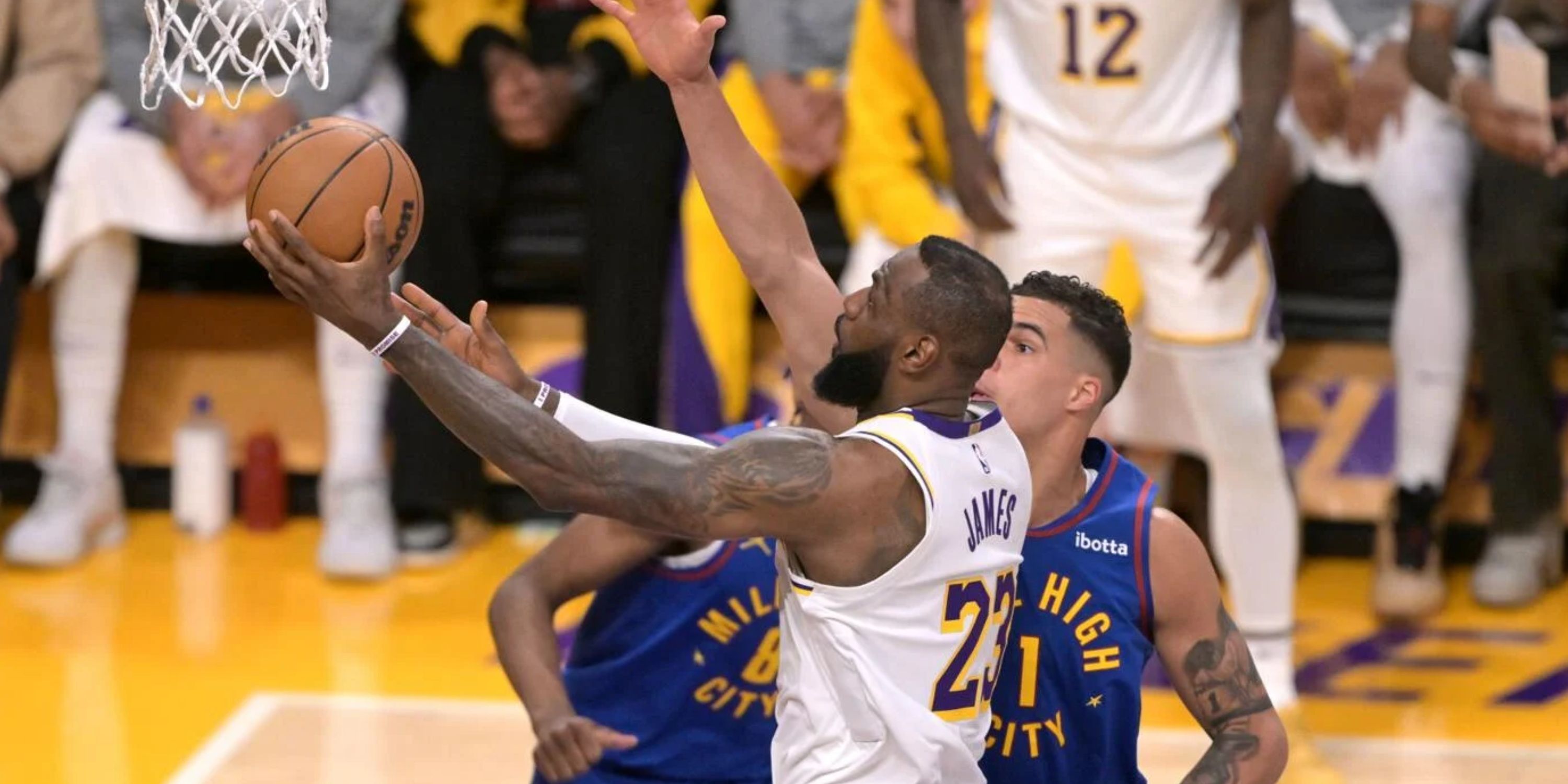 LeBron James Reaches 40,000 points, Lakers Fall to Nuggets