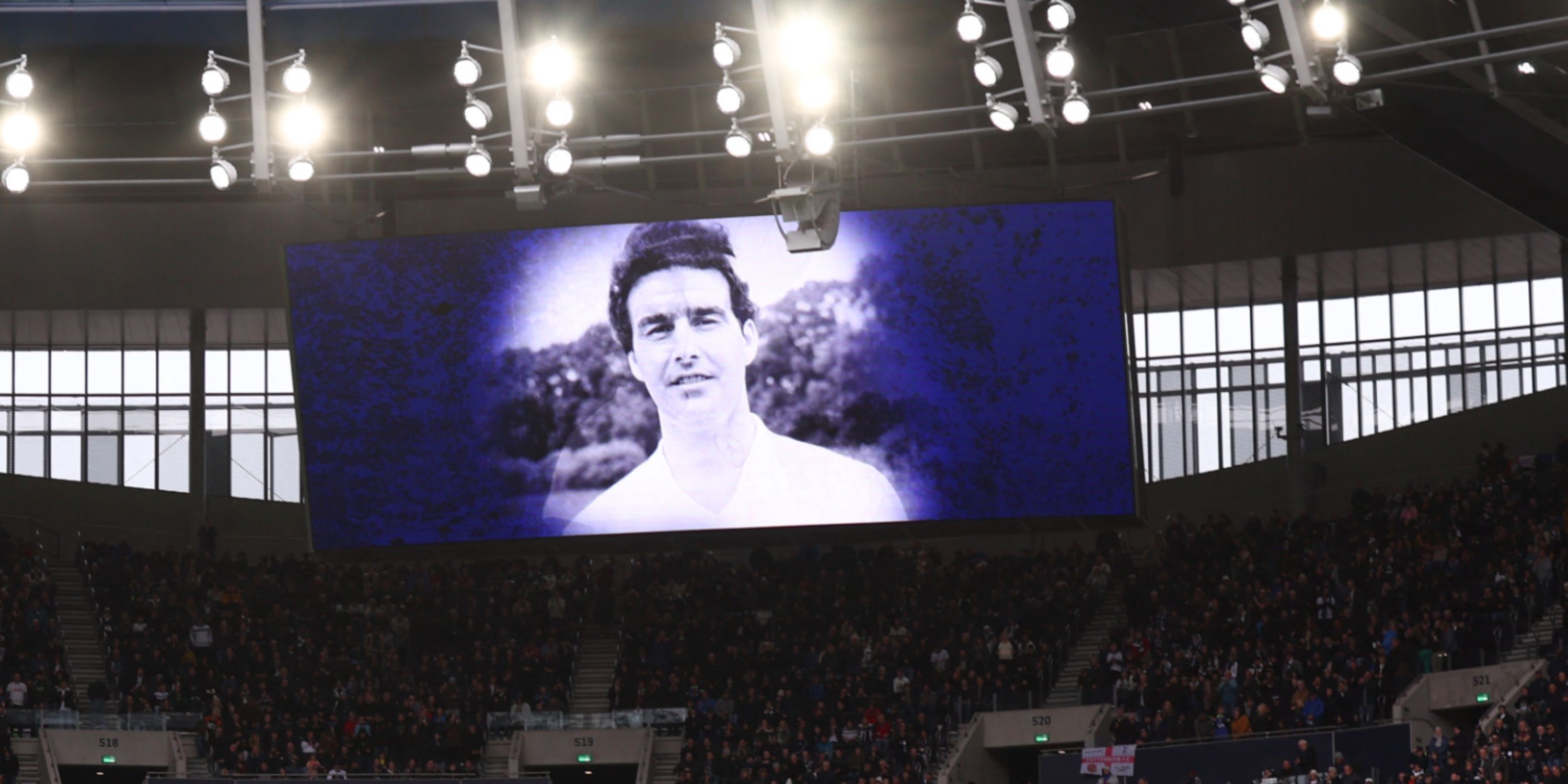 The 10 Greatest Tottenham Defenders of All-Time (Ranked)