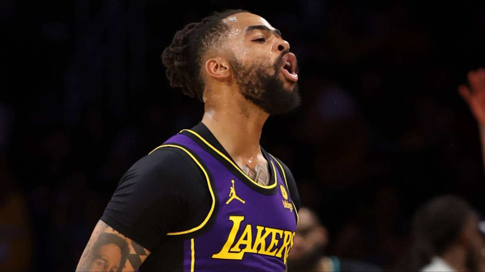 D'Angelo Russell's Game Winner Leads Undermanned Lakers to Massive Win ...