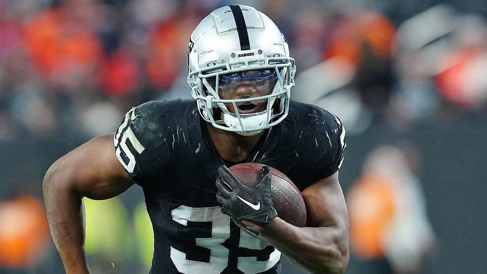 Raiders RBs White and Mattison Aim to Replace Josh Jacobs By Committee