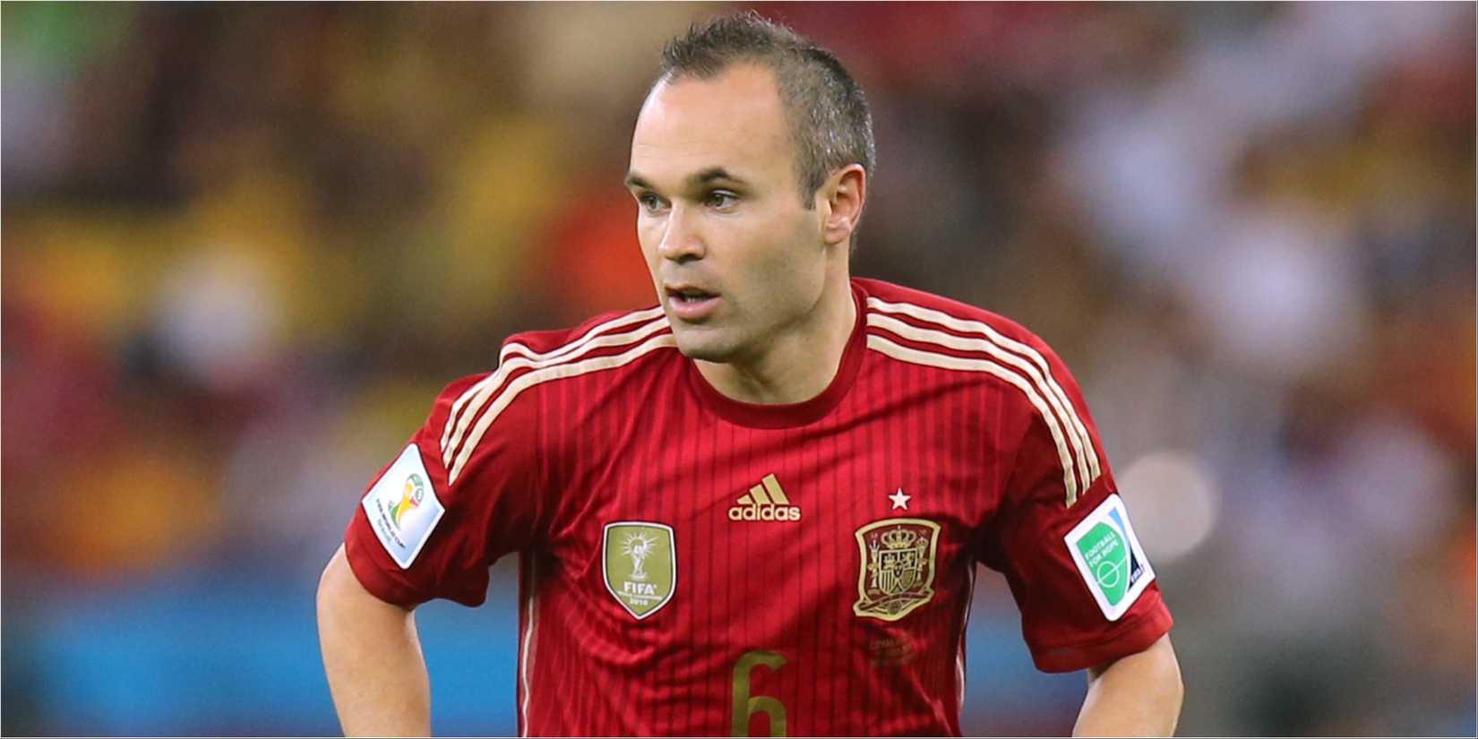 25 Greatest Midfielders in Football History [Ranked]