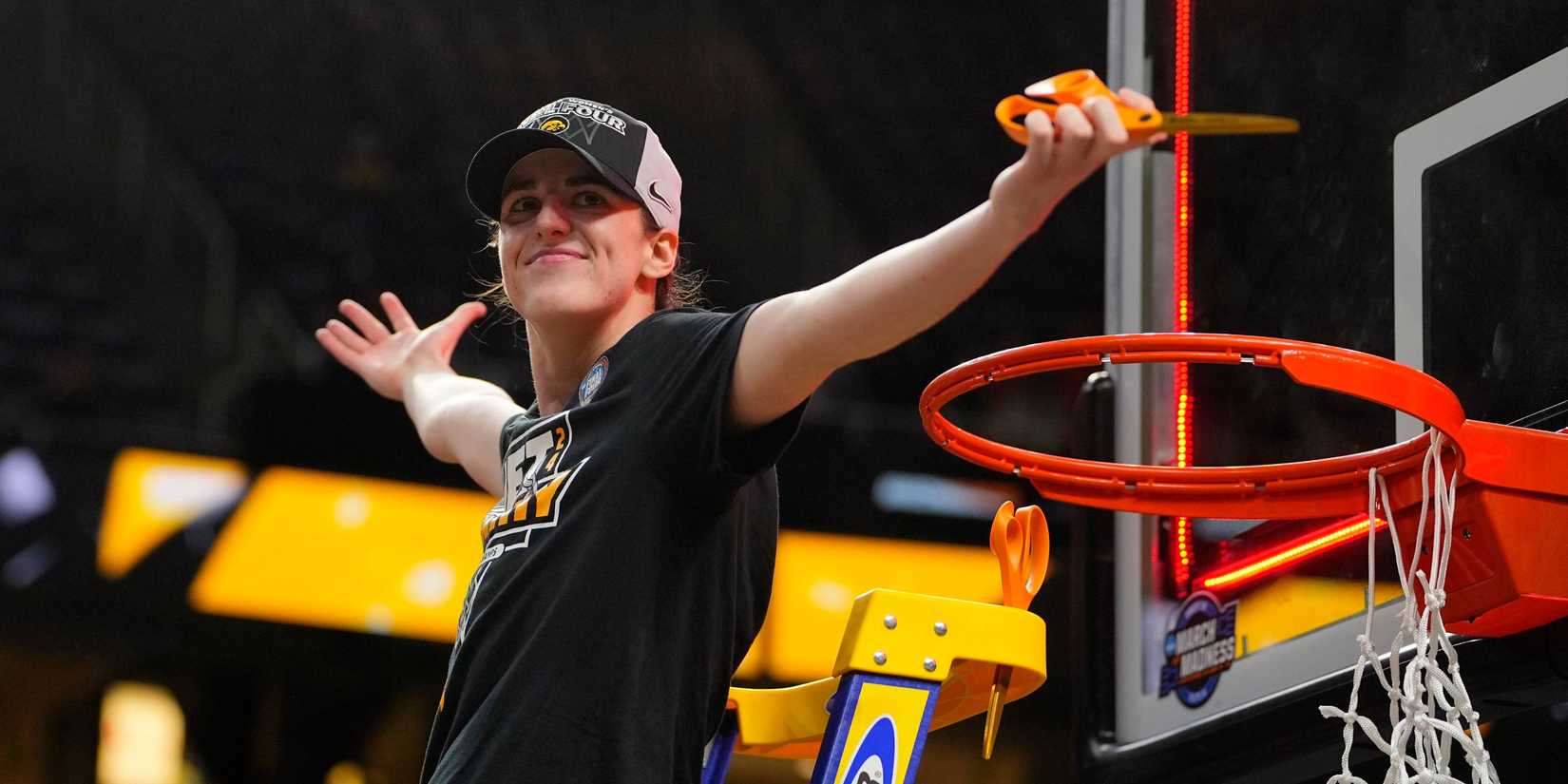Suns’ Frank Vogel Compares Iowa’s Caitlin Clark to Stephen Curry