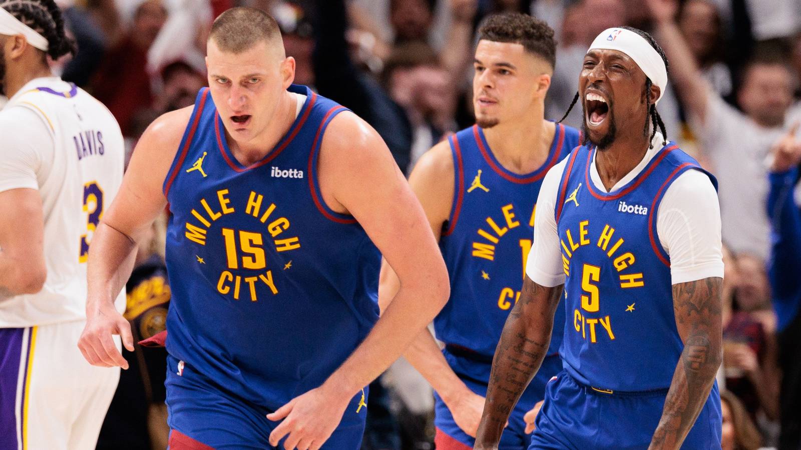 Nuggets Warm Up Without Shoes Before Game 4 Loss to Lakers