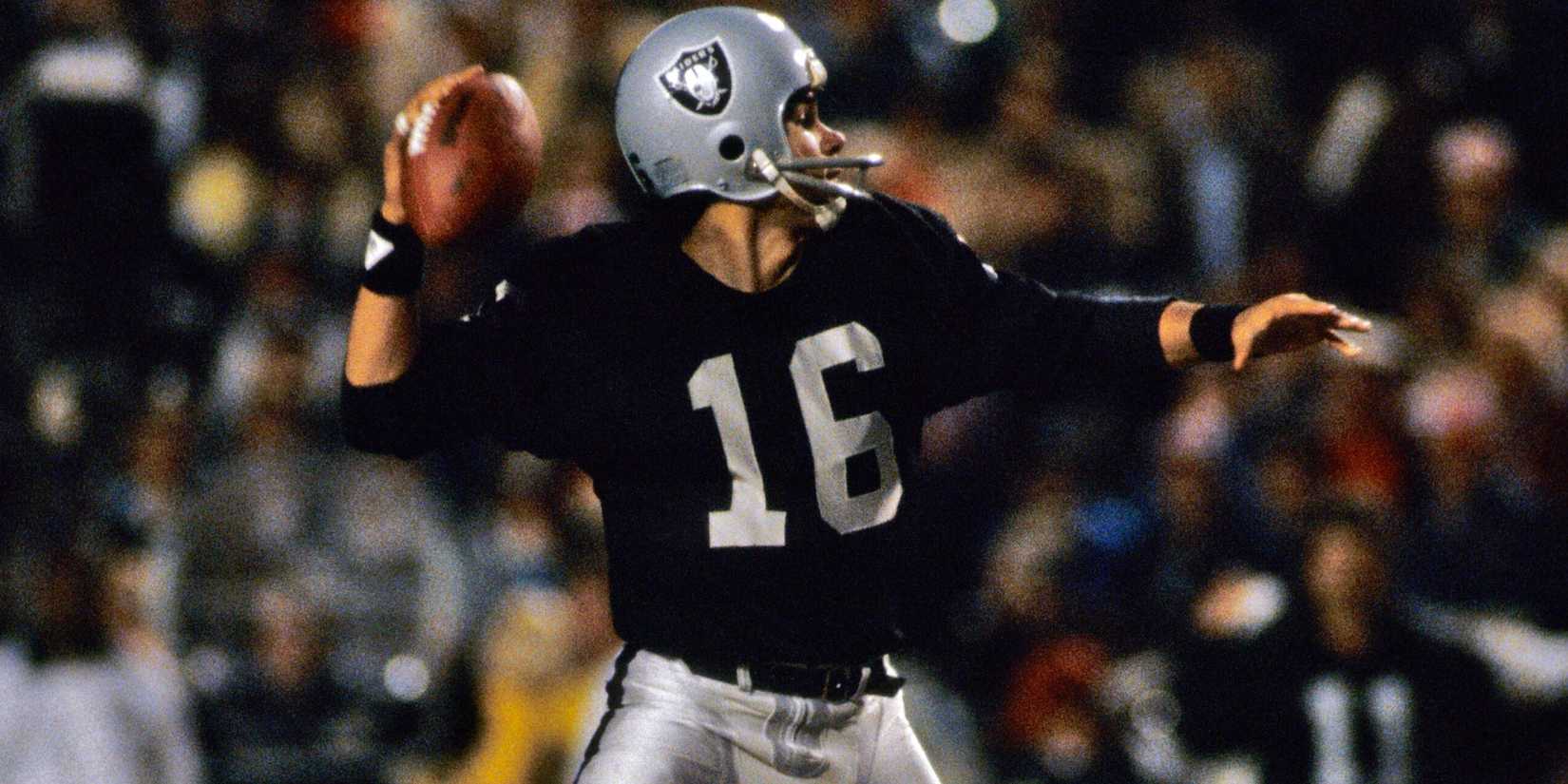 Ranking the Top 5 Las Vegas Raiders Quarterbacks of All Time