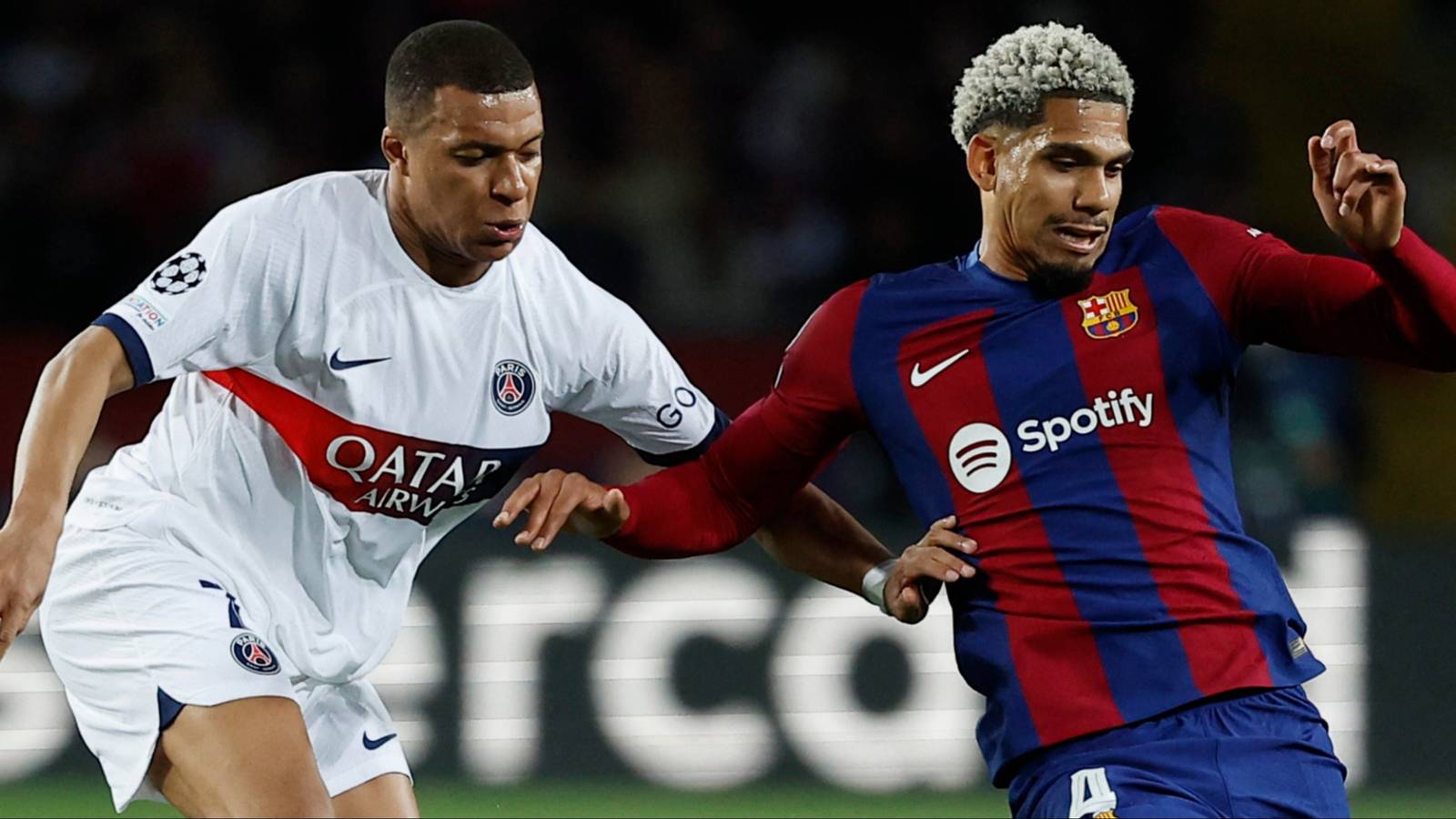 Ronald Araujo Hand Gesture After Barcelona Red Card vs PSG Explained