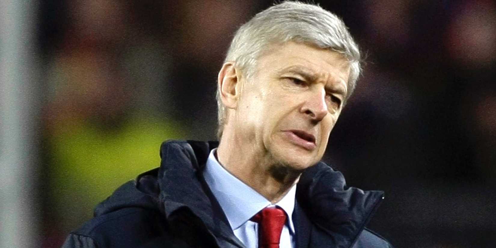 Robin van Persie’s Controversial Red Card for Arsenal vs Barcelona ...