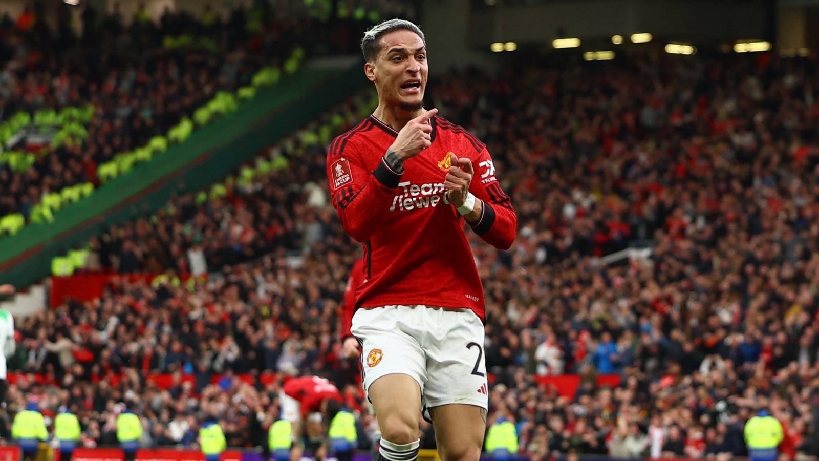 Antony 'Fully Committed' to Man Utd Amid Fenerbahce Links