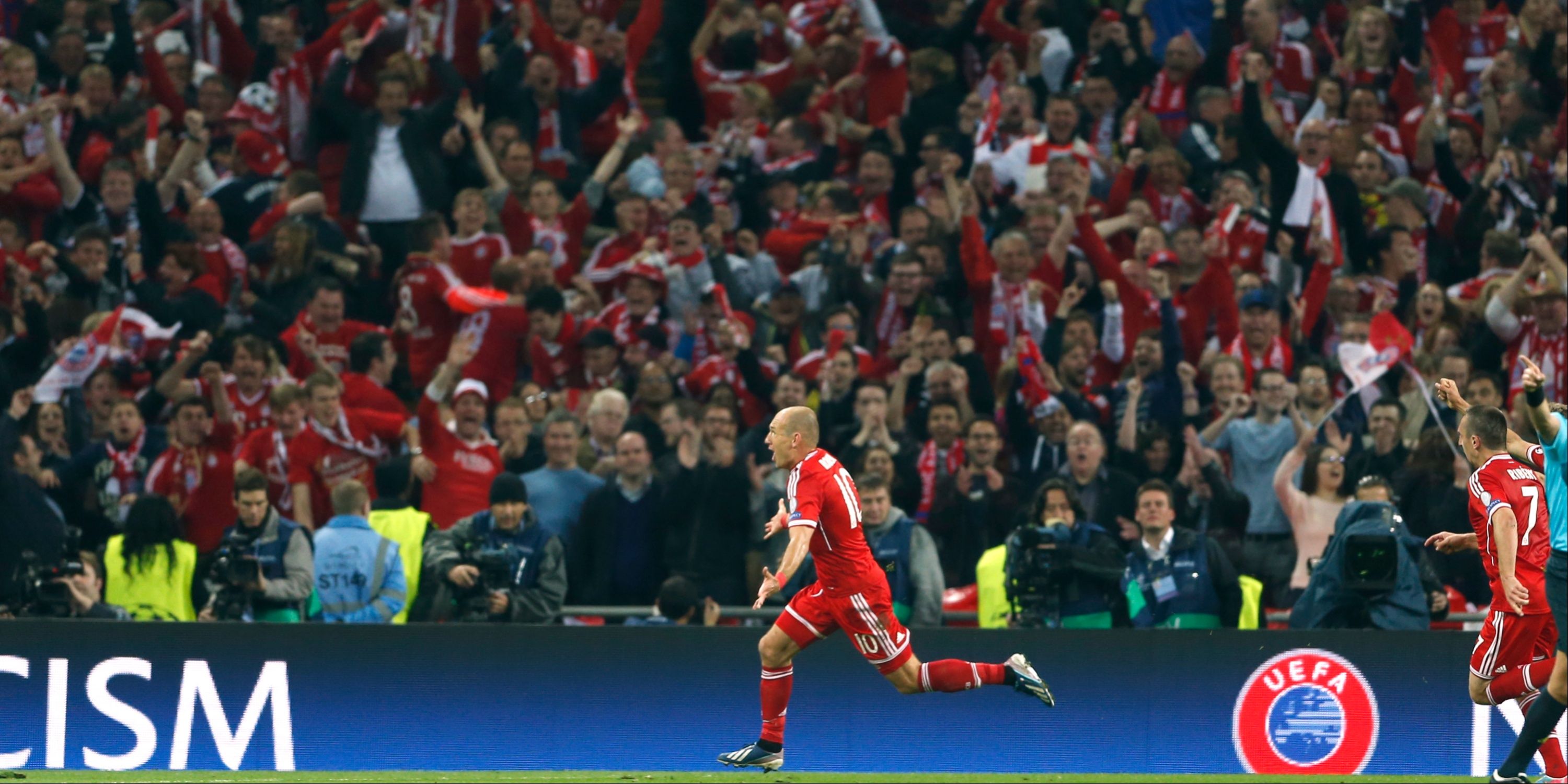 14 Footballers Who Came Out of Retirement