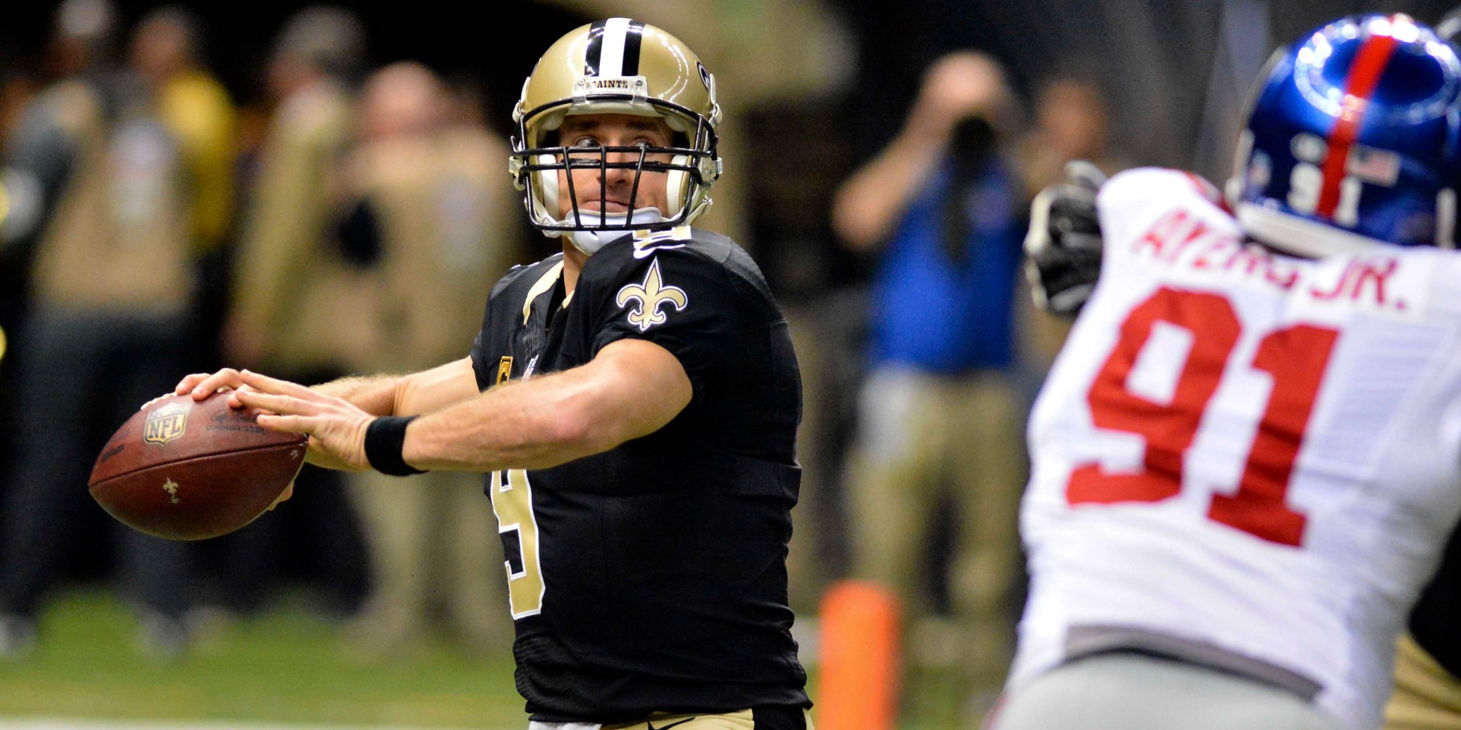 NFL Quarterbacks With the Most Touchdown Passes in a Game