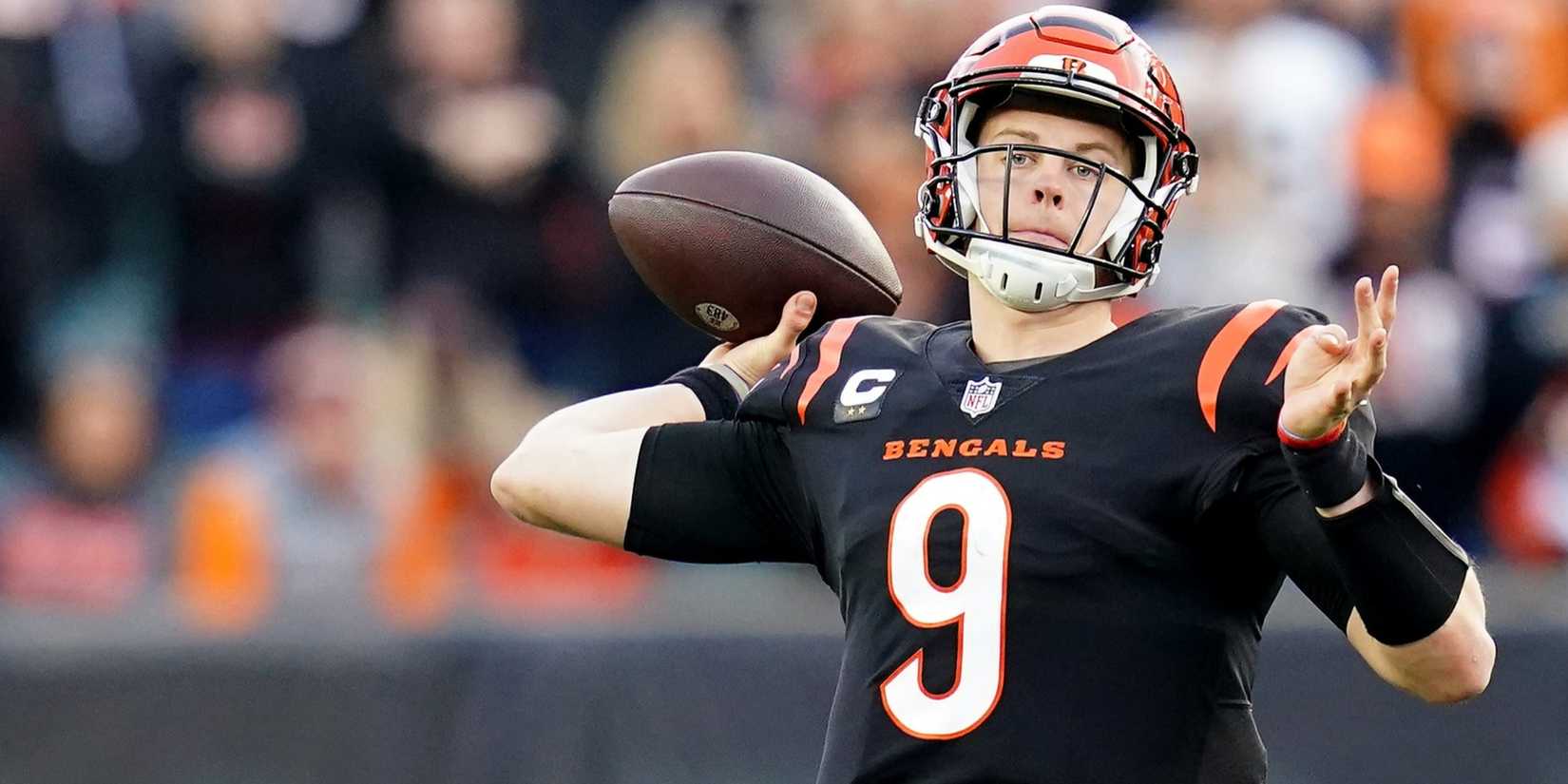 The 10 NFL Quarterbacks With the Most Passing Yards in a Single Game