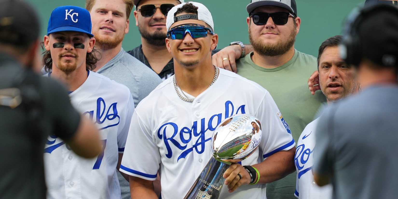 10 NFL Players Who Were Also Drafted By MLB Teams