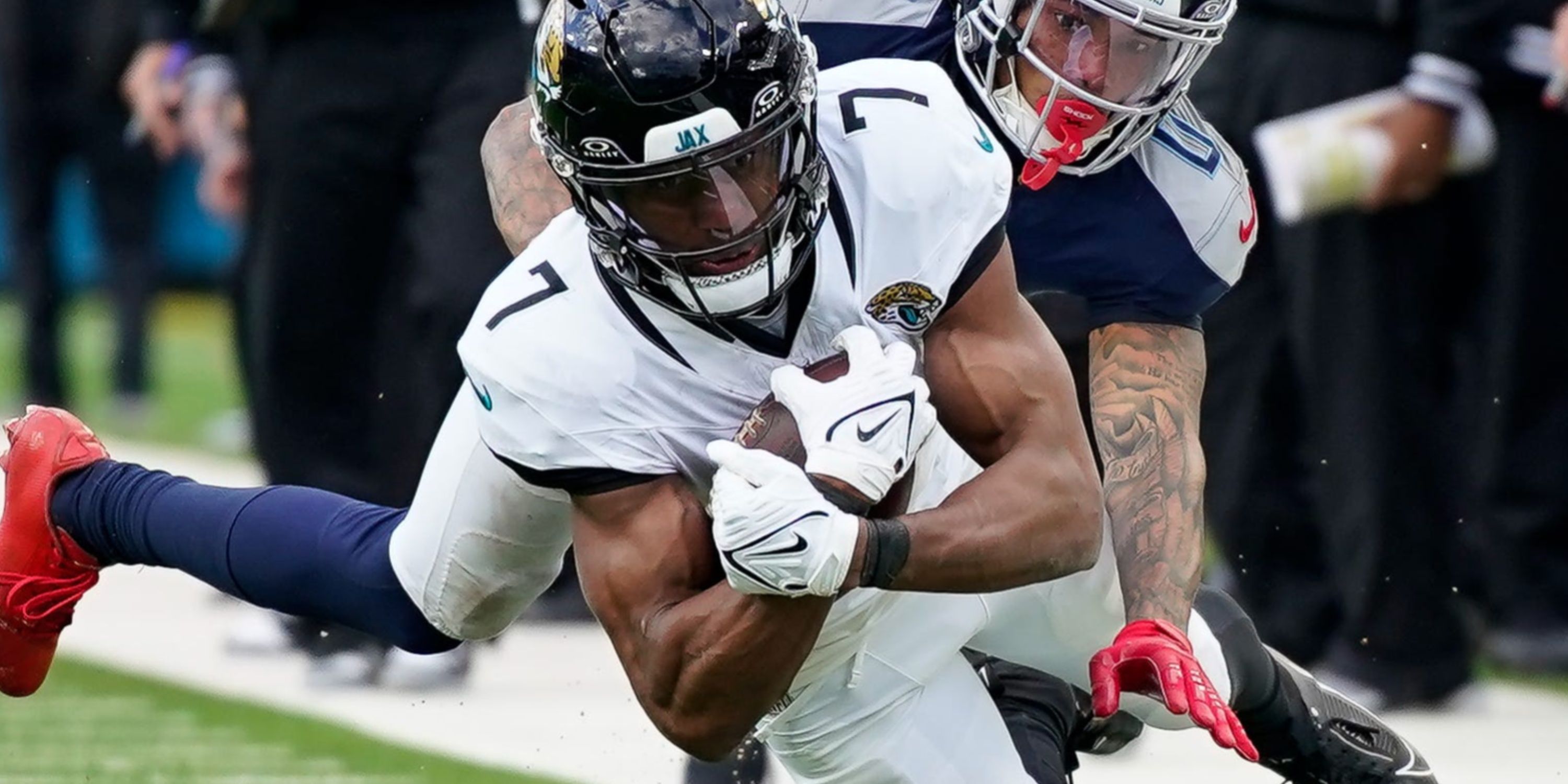 Zay Jones Signs With the Arizona Cardinals on a One-Year Deal