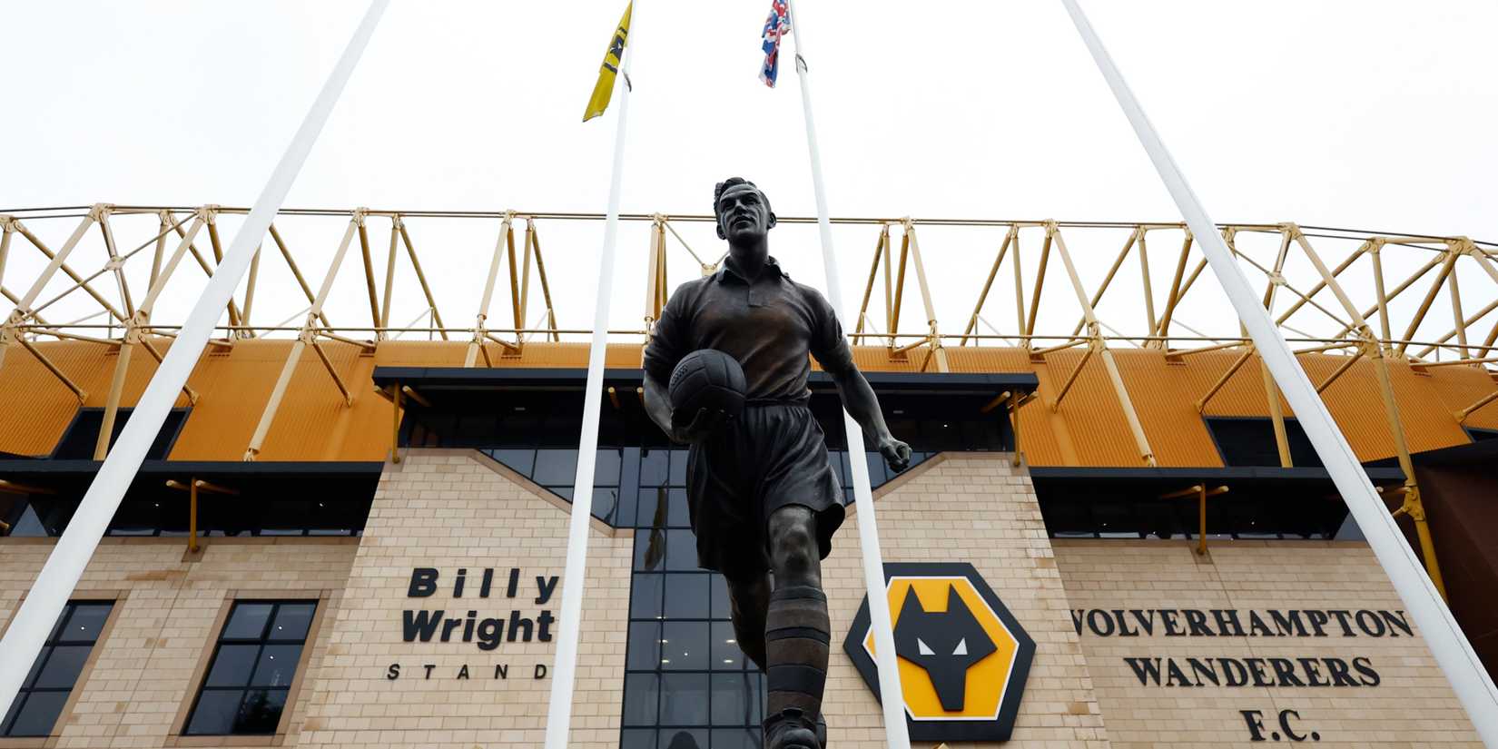 11 Greatest English Defenders in Football History [Ranked]