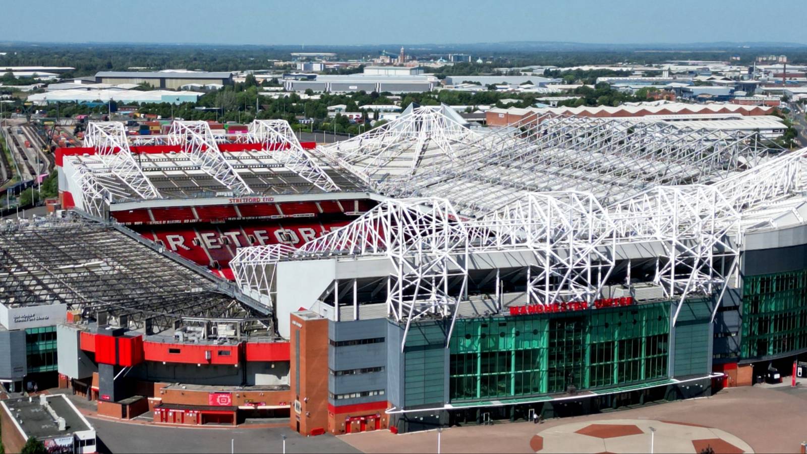 Manchester United Hit by Mice 'Infestation' in New Low for Old Trafford