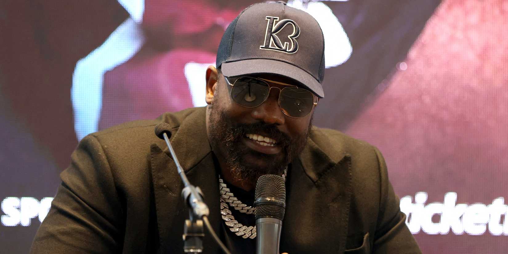 Derek Chisora Appears to Headbutt Deliveroo Driver in Heated Exchange