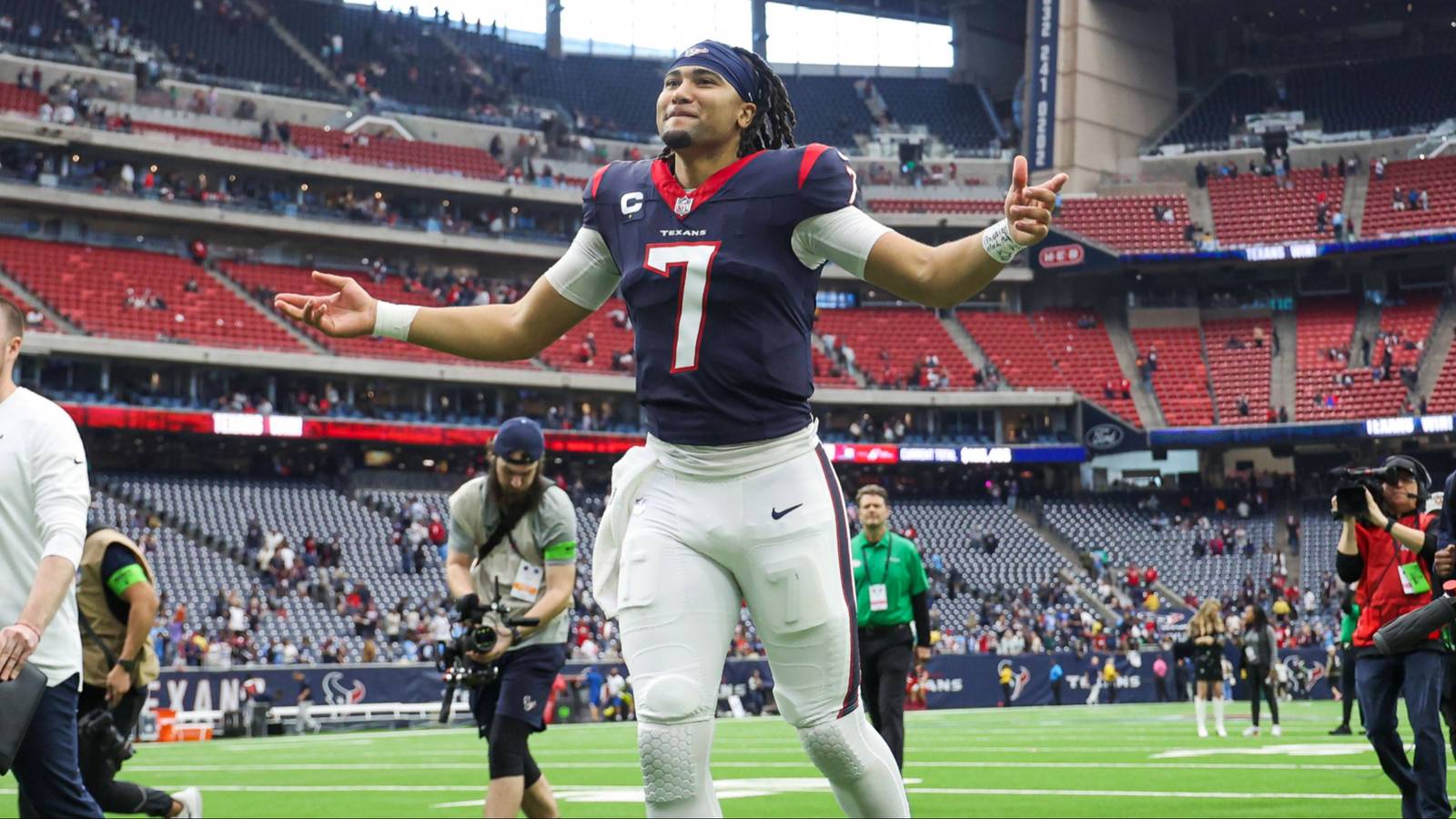 Bobby Slowik Is 'All In' on a Well-Rounded Offensive Approach for Texans