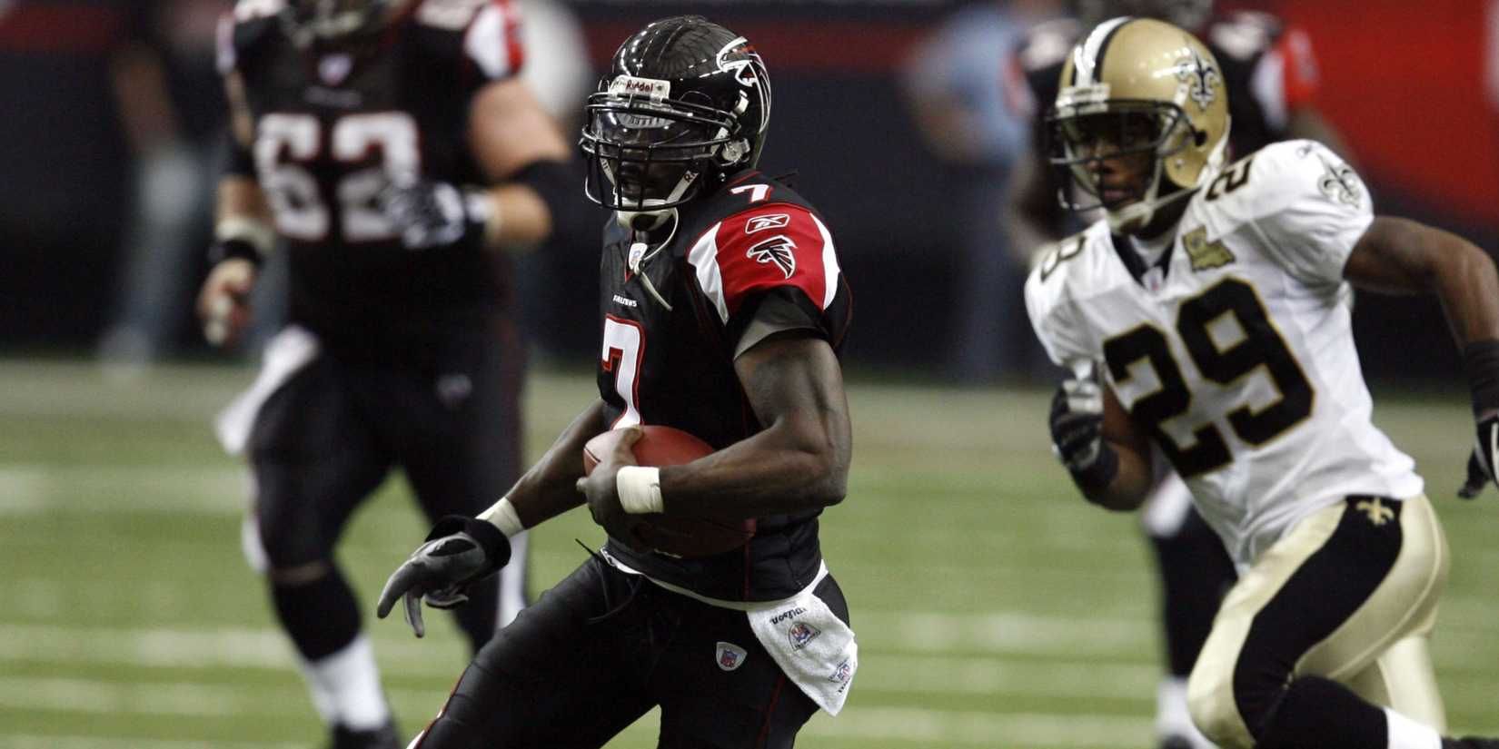 The 10 NFL Quarterbacks With the Most Rushing Yards in a Game