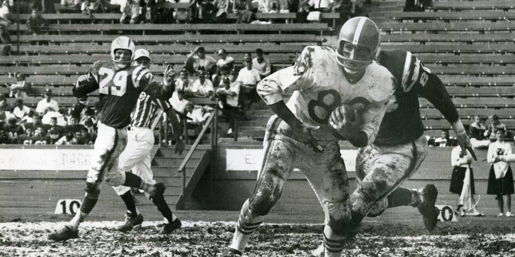 What's the Difference Between Canadian & American Football?