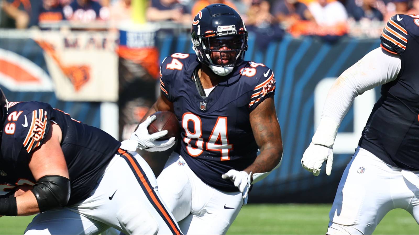 Marcedes Lewis Sets New NFL Record After Signing With Bears For 19th Season