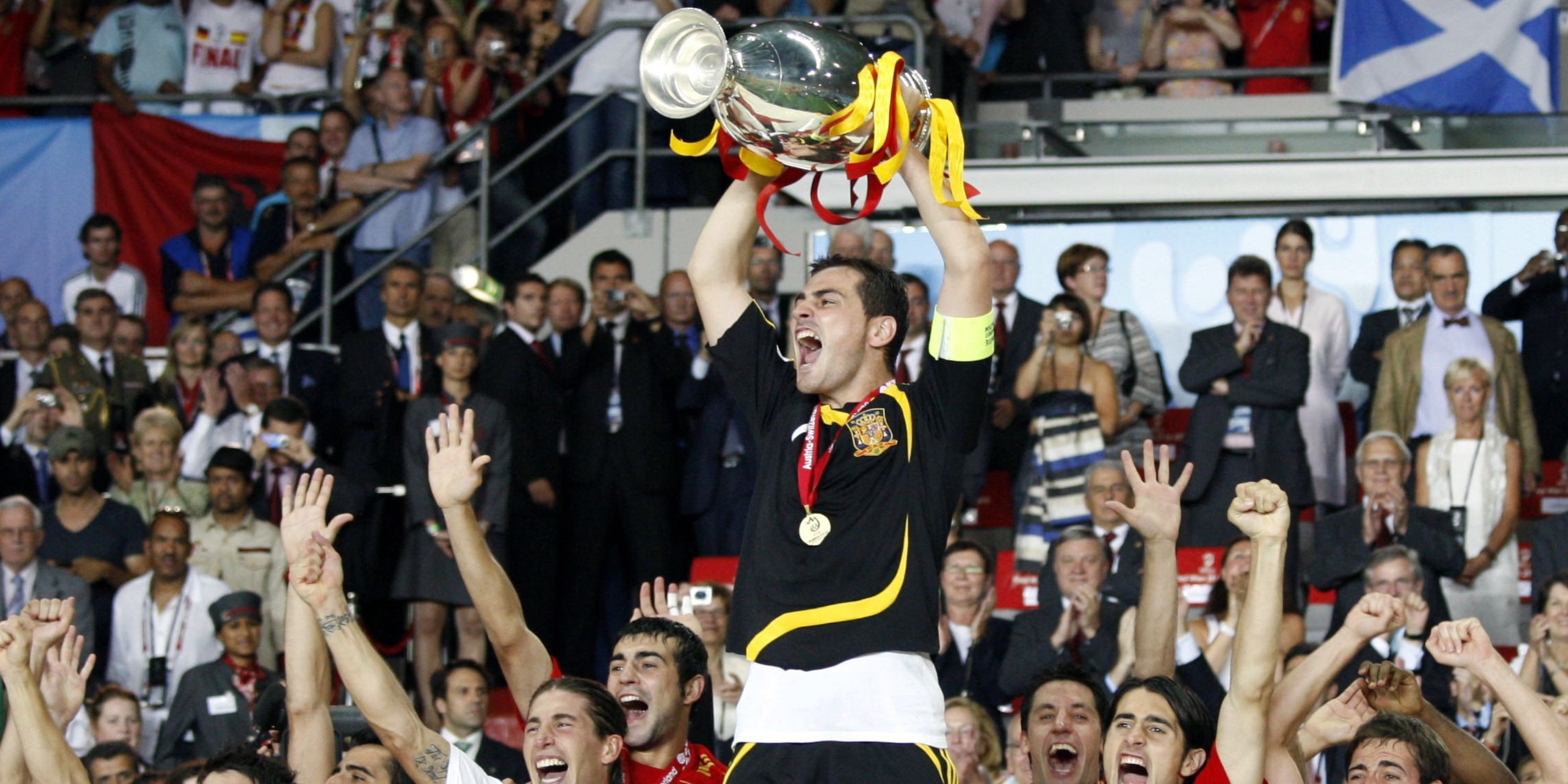 10 Greatest Footballers of the 2000s [Ranked]