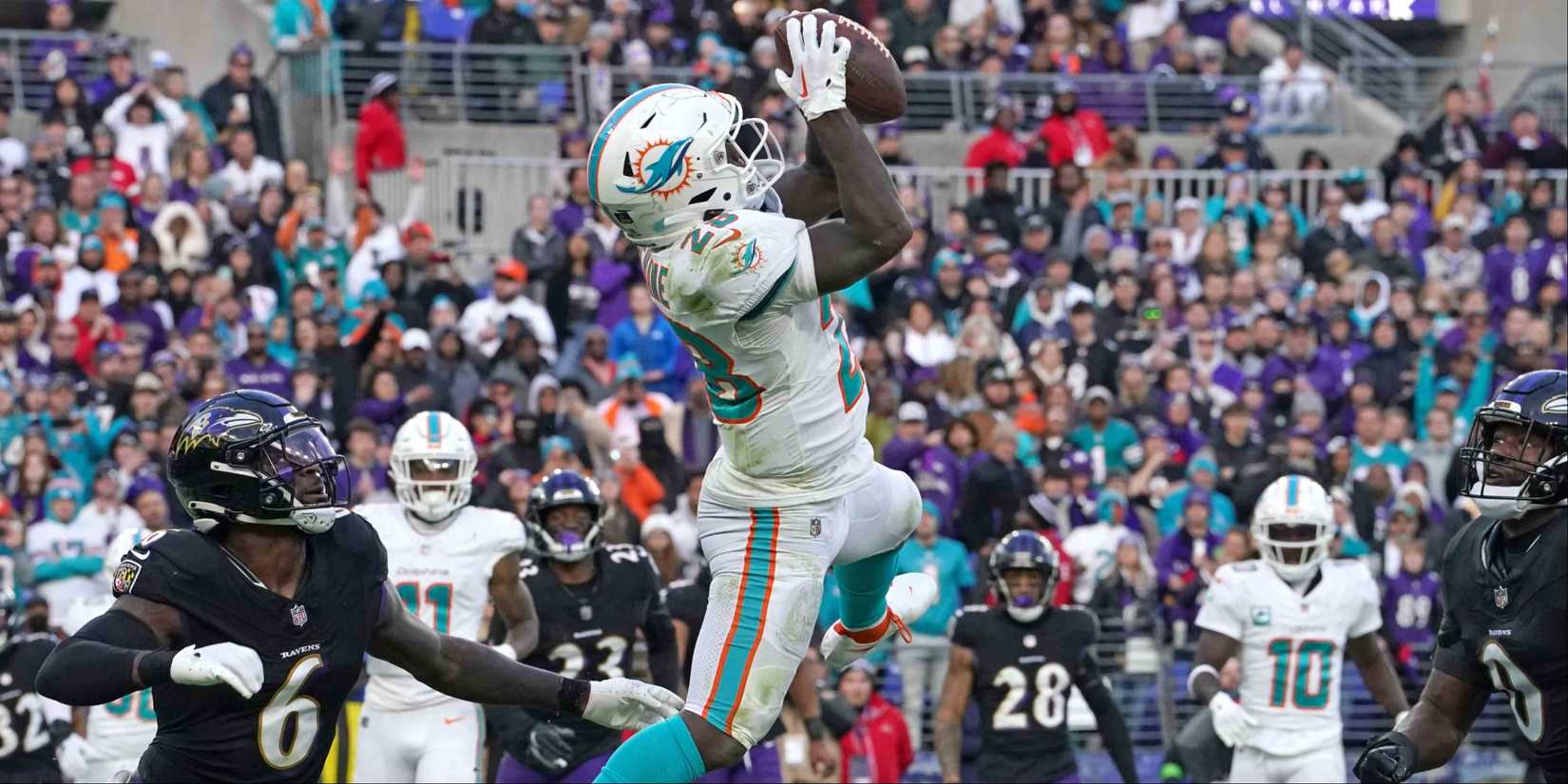 Top 10 NFL Running Backs Right Now (Ranked)