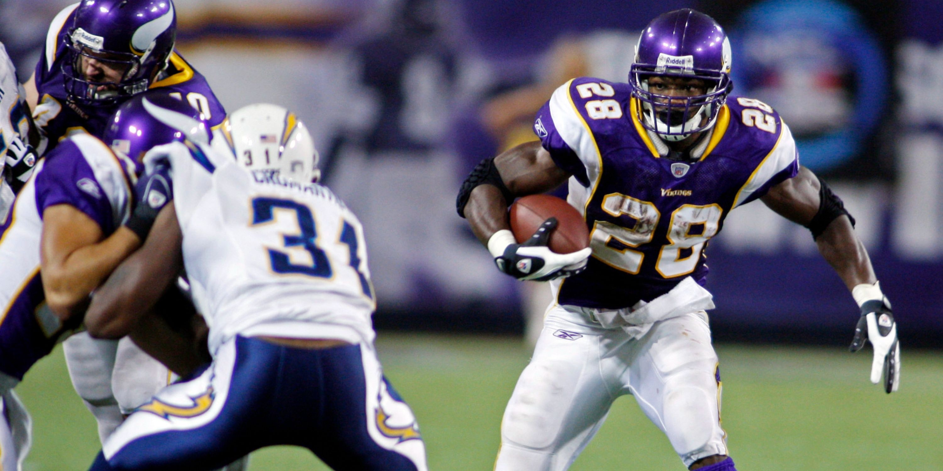 10 NFL Rookies With the Most Rushing Yards in a Game