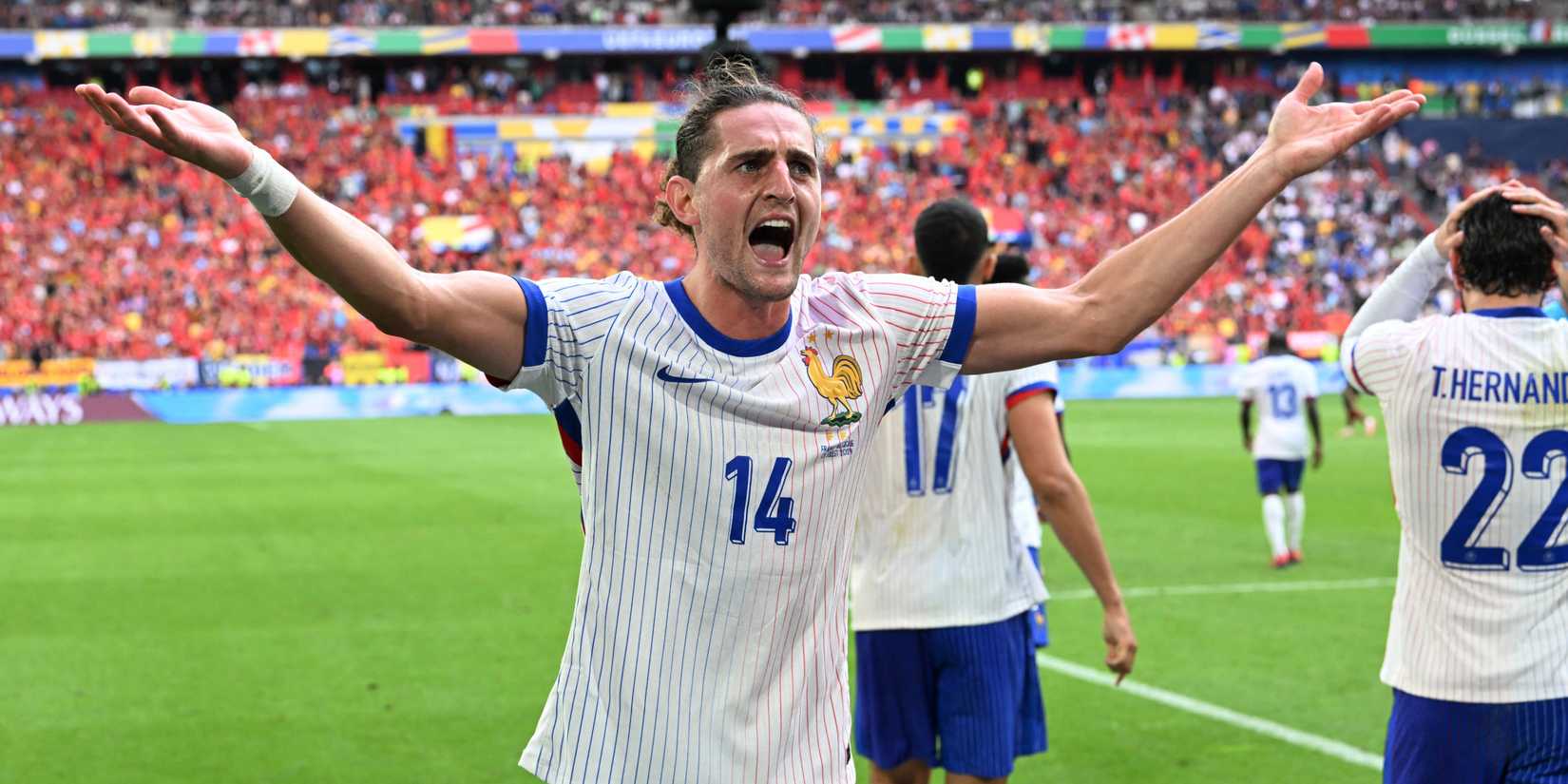 Fabrizio Romano: Man Utd Offered 'World-Class' Star After 'Violent' Bust-Up
