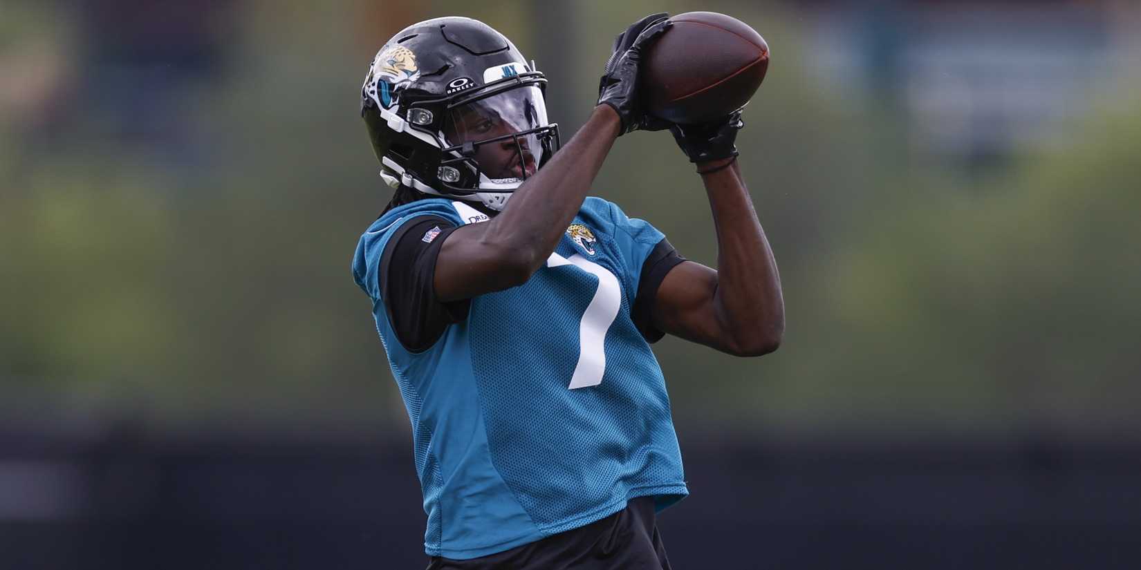 Top 10 NFL Wide Receivers Right Now (Ranked)