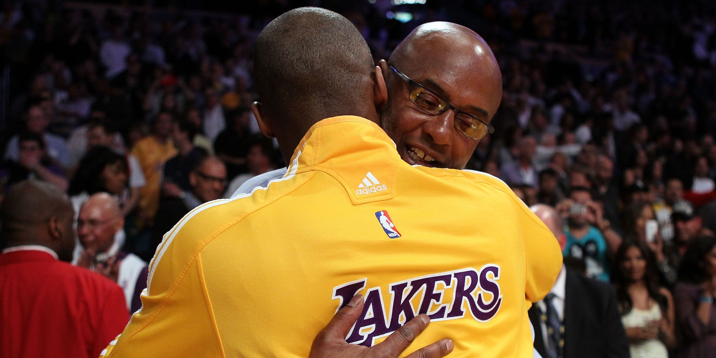 Joe 'Jellybean' Bryant, Kobe Bryant's Father, Dies at 69