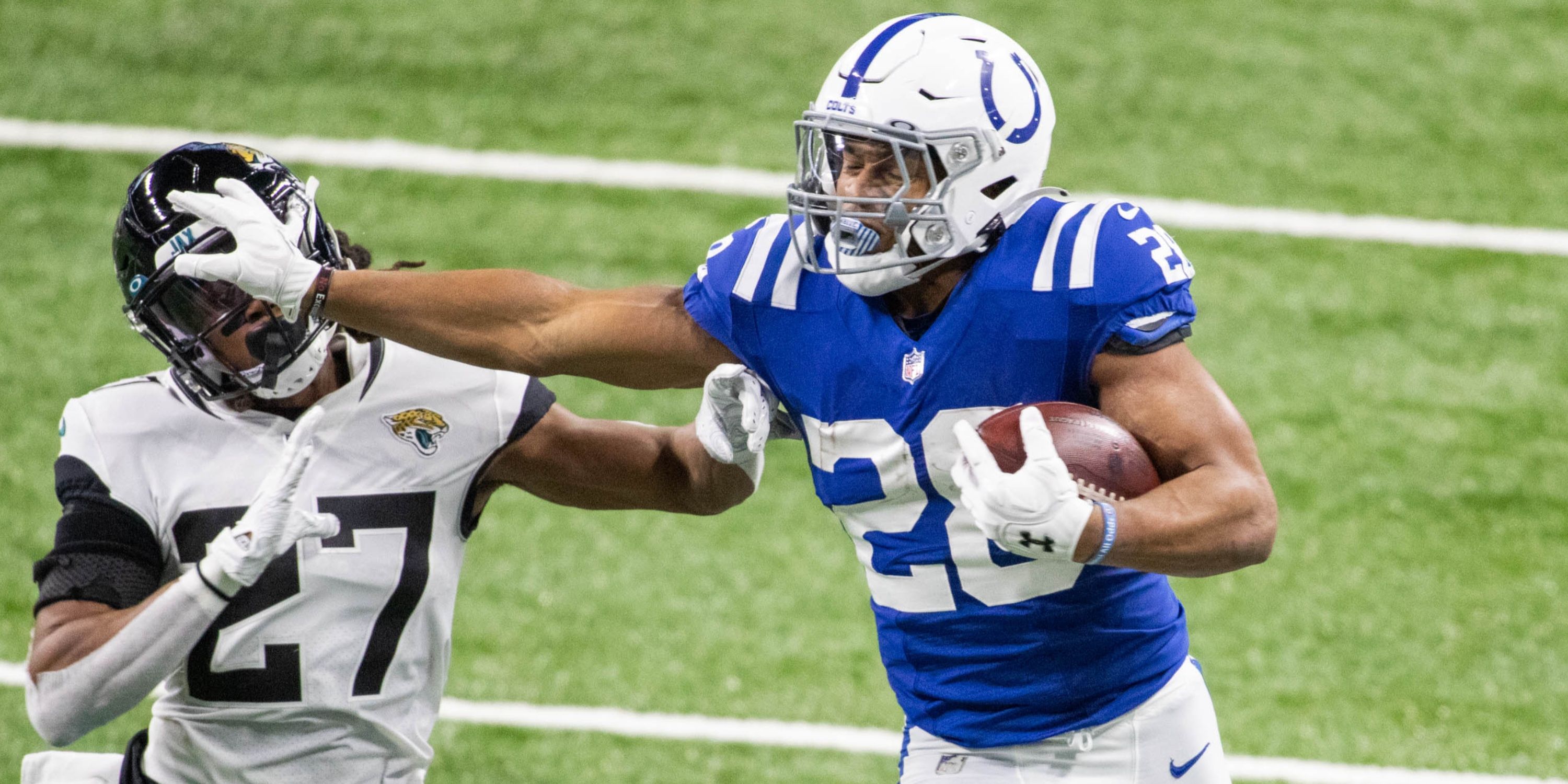 10 NFL Rookies With the Most Rushing Yards in a Game