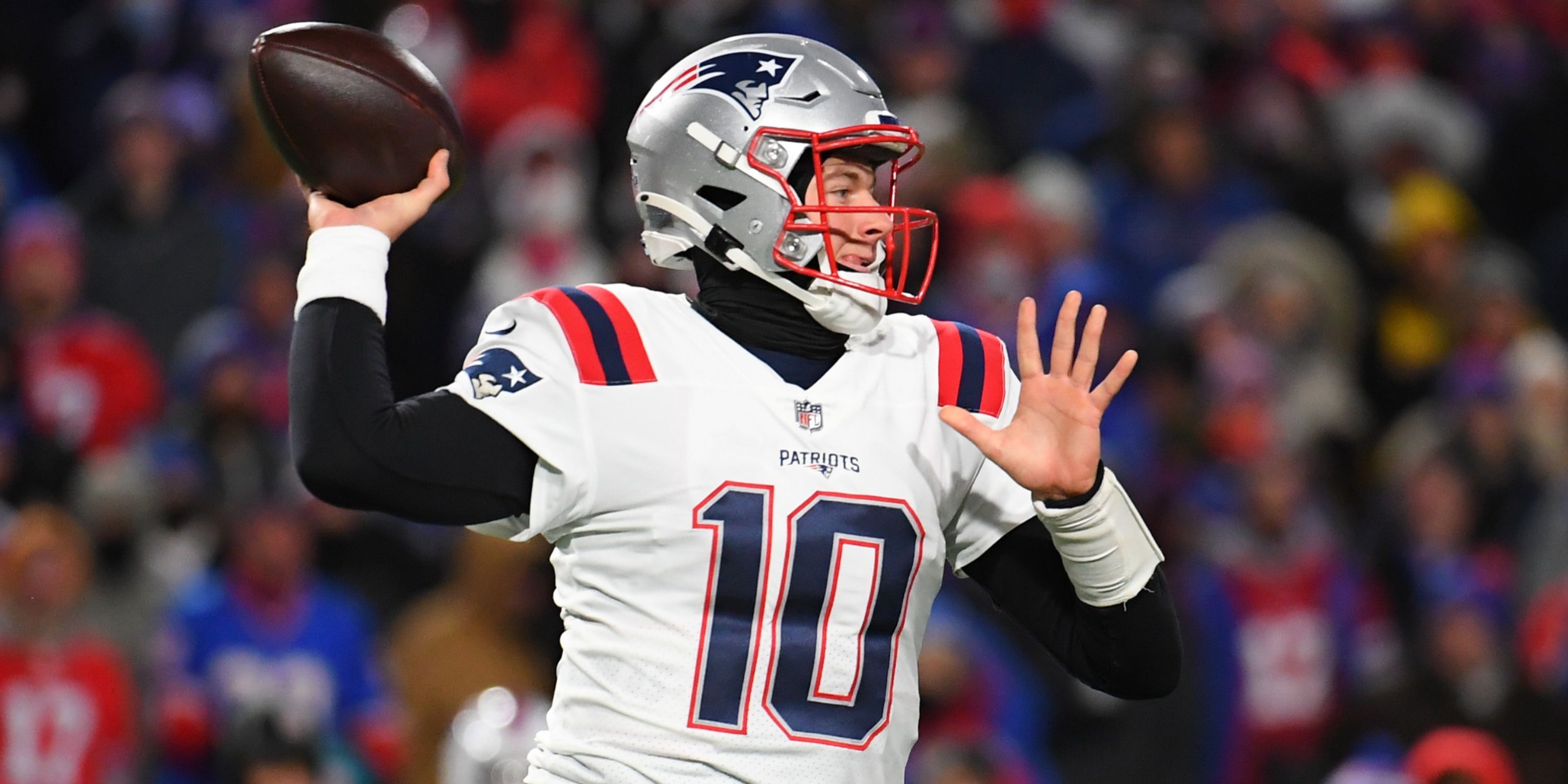 10 NFL Rookie Quarterbacks With the Most Passing Yards in a Season
