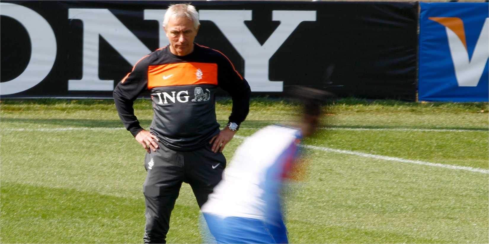 10 Greatest Dutch Managers in Football History Ranked