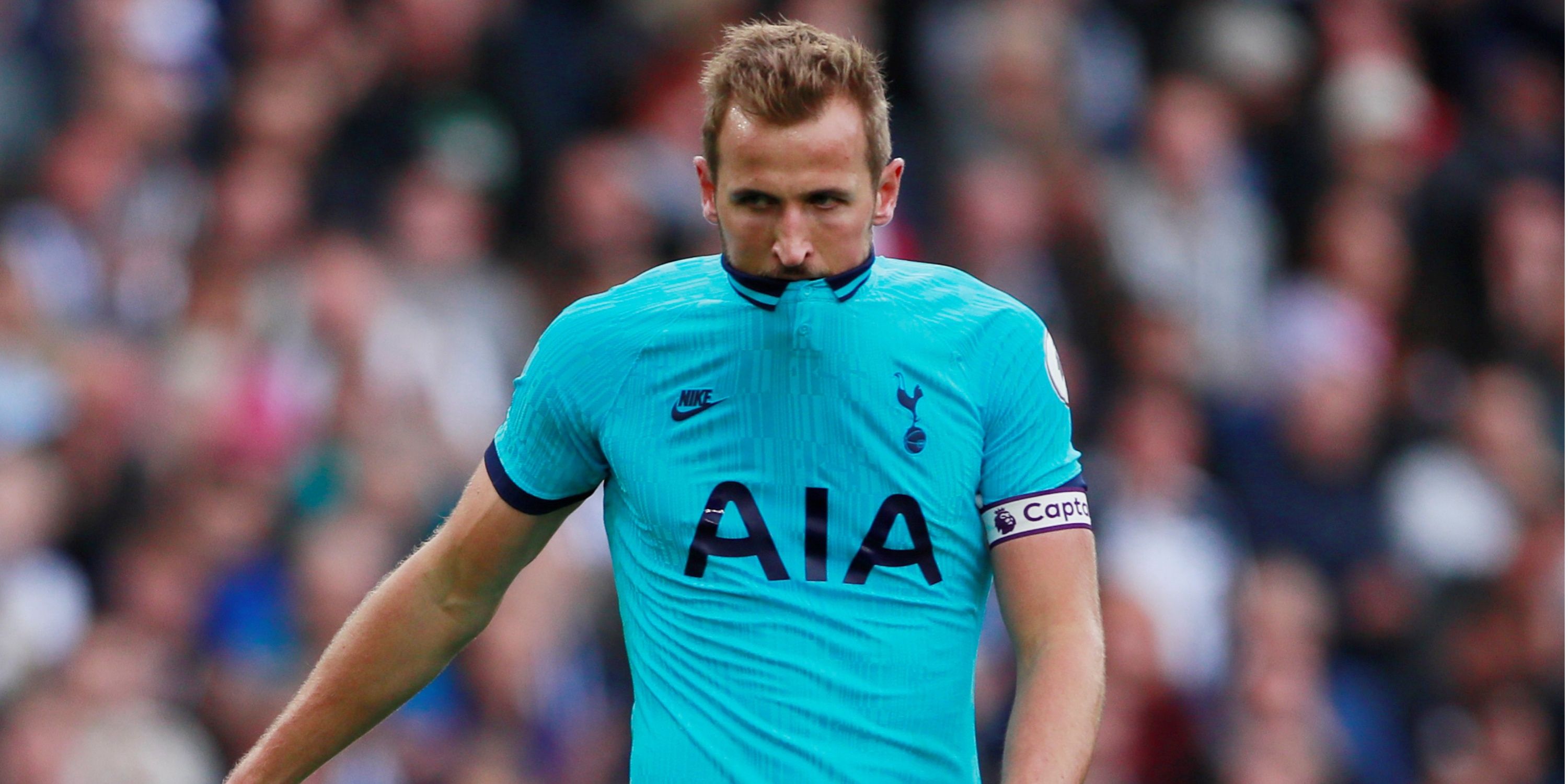 10 Most Two-Footed Players in Premier League History [Ranked]