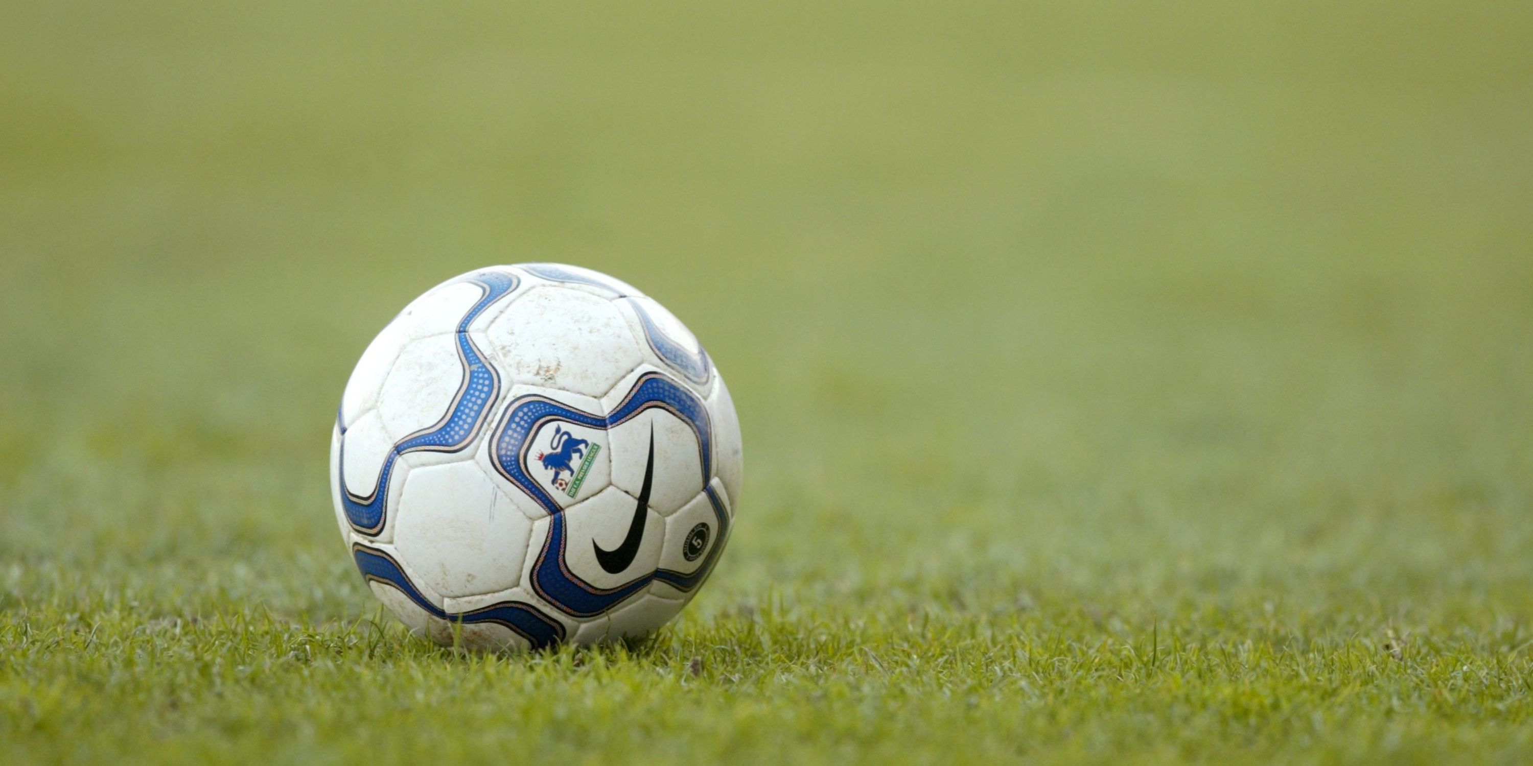 8 Best Premier League Balls of All Time (Ranked)