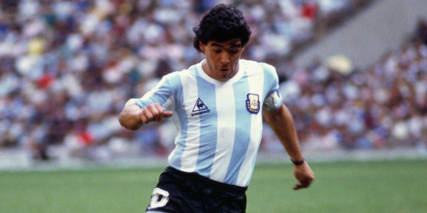 10 Greatest Goals in Football History [Ranked]