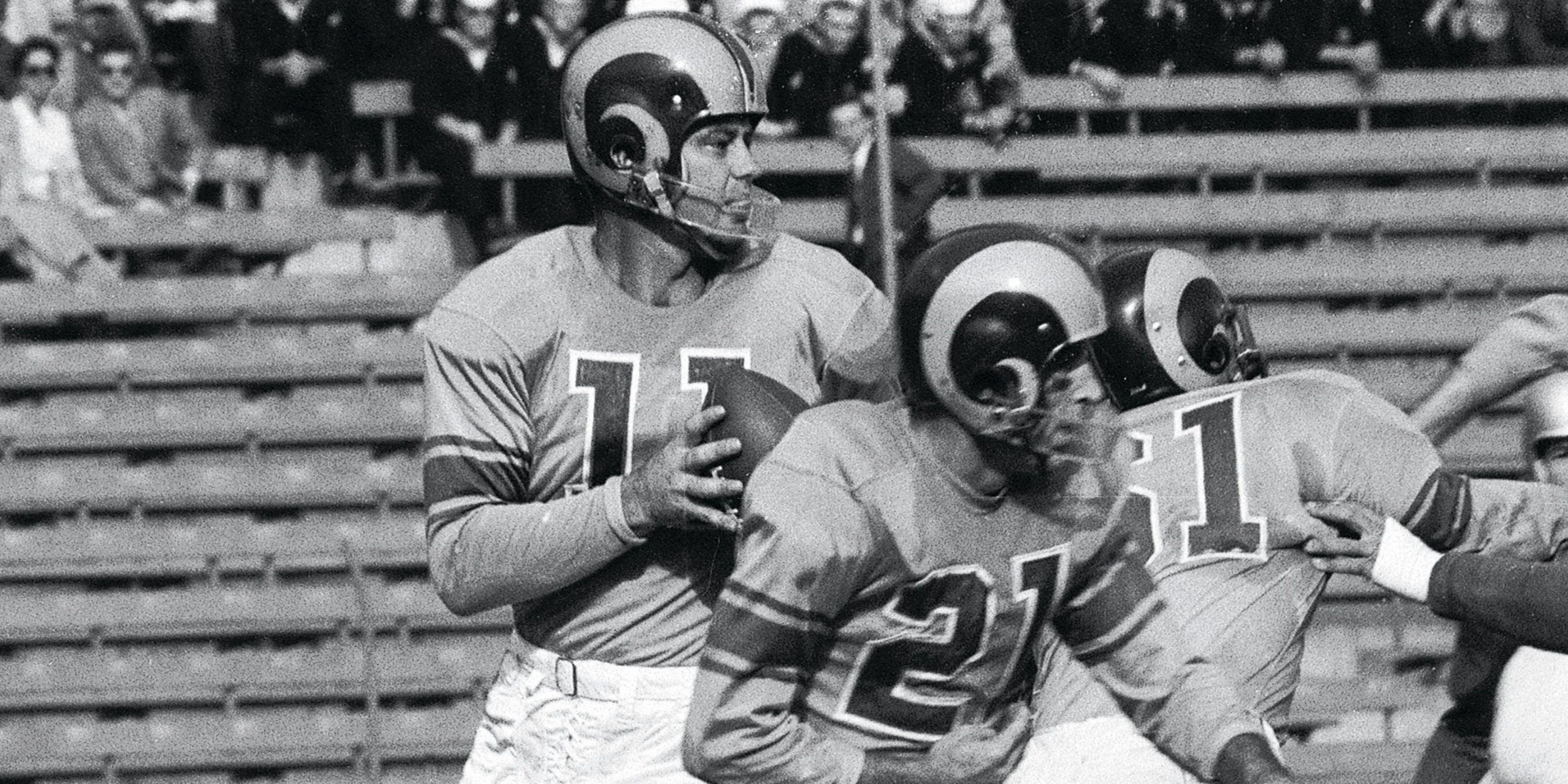 The 10 NFL Quarterbacks With the Most Passing Yards in a Single Game