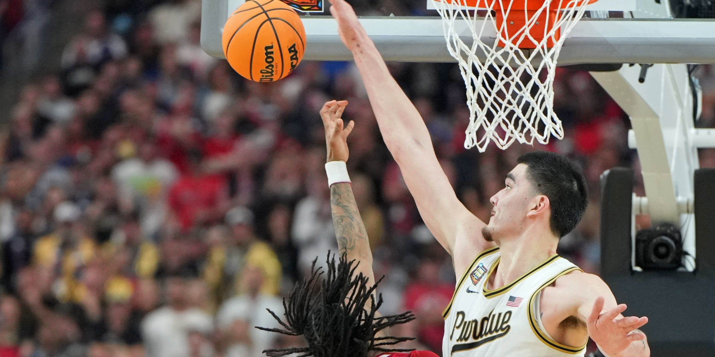 3 Keys To Successful Rookie Year for Grizzies' Zach Edey