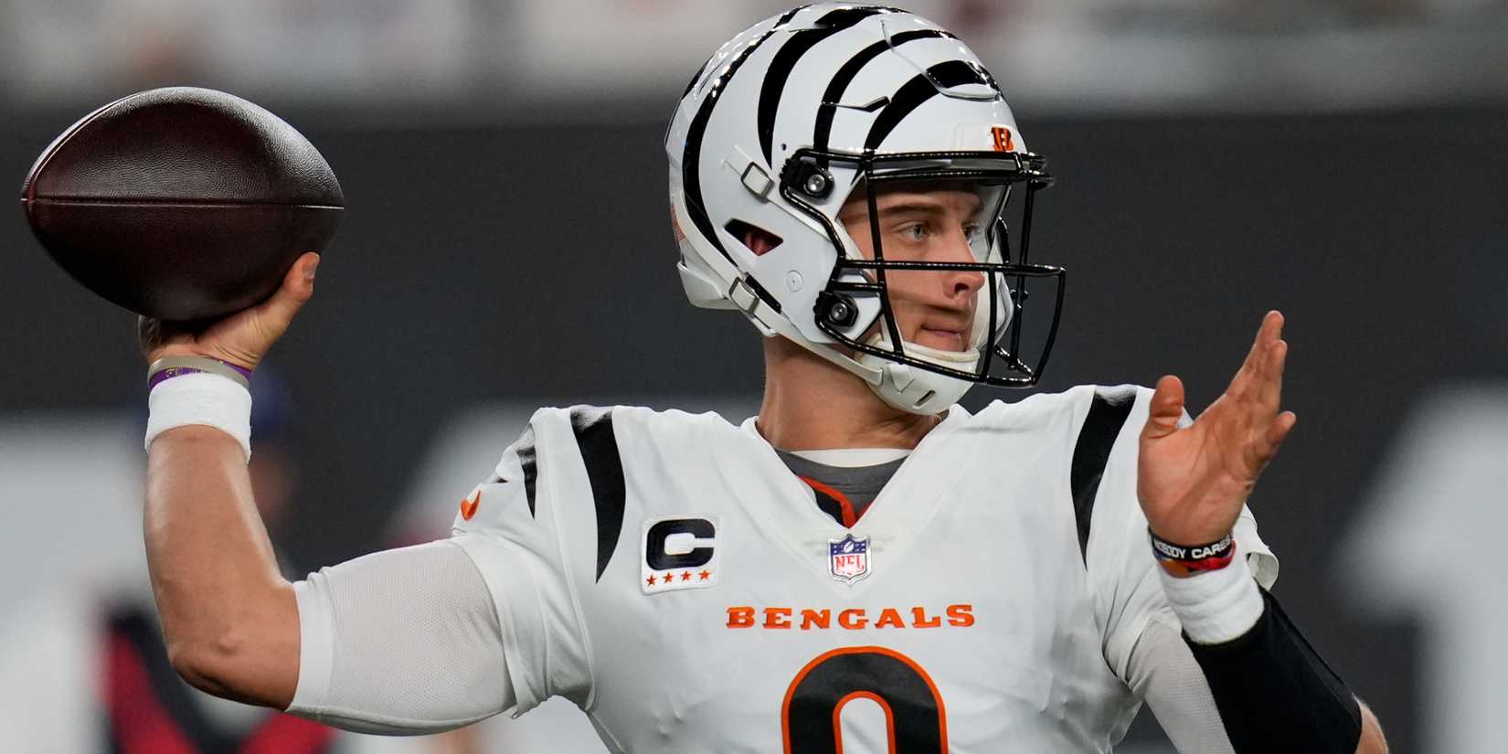 Ranking All 32 Starting QBs Ahead of Week 1