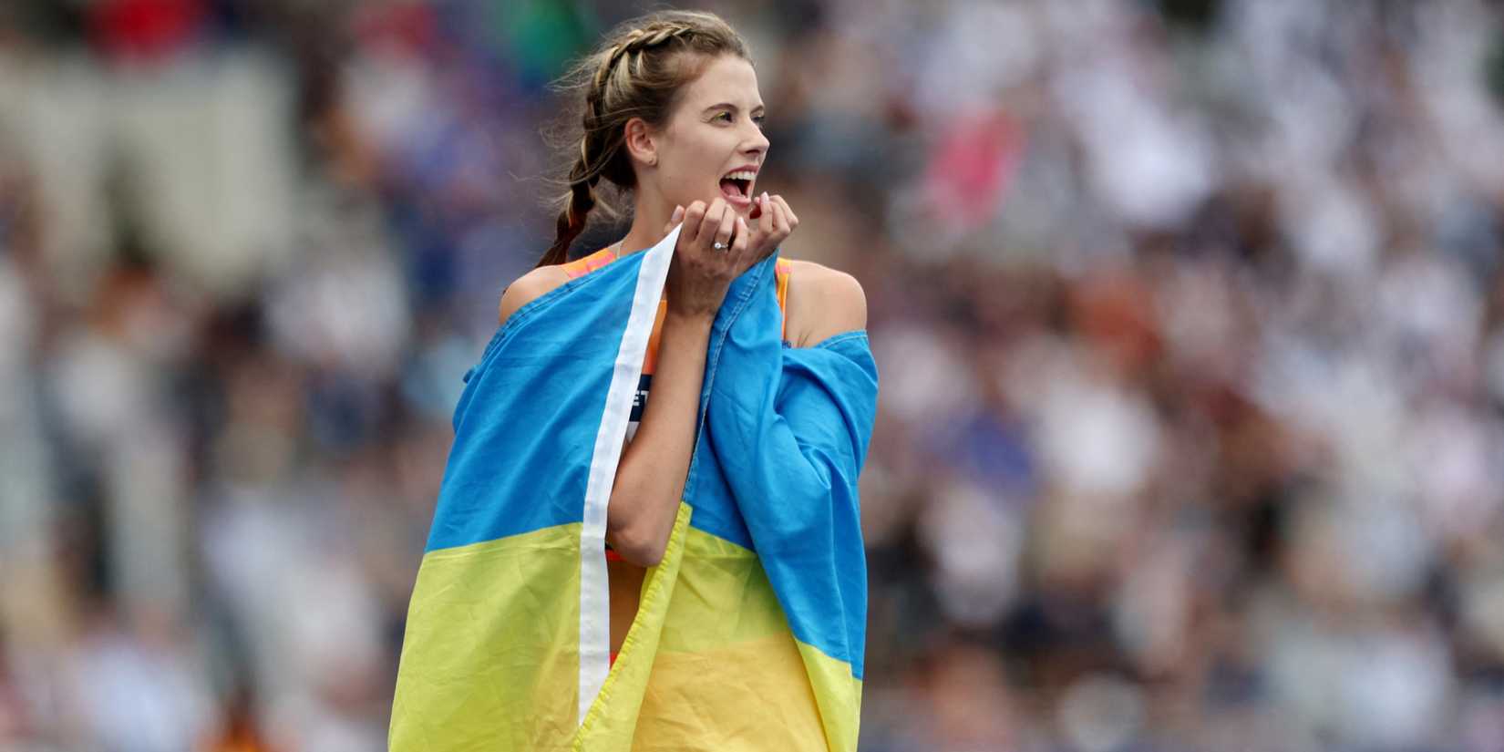 Why Ukraine's Yaroslava Mahuchikh Wraps Herself in Sleeping Bag at Olympics