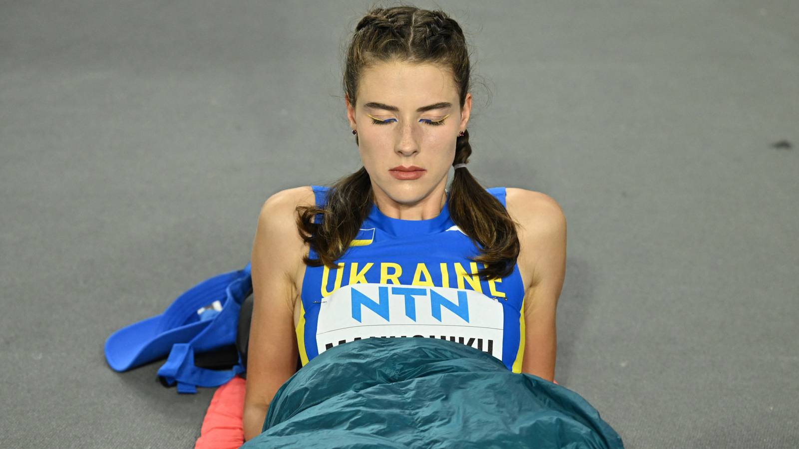 Why Ukraine's Yaroslava Mahuchikh Wraps Herself in Sleeping Bag at Olympics