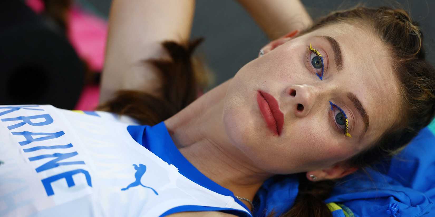 Why Ukraine's Yaroslava Mahuchikh Wraps Herself in Sleeping Bag at Olympics