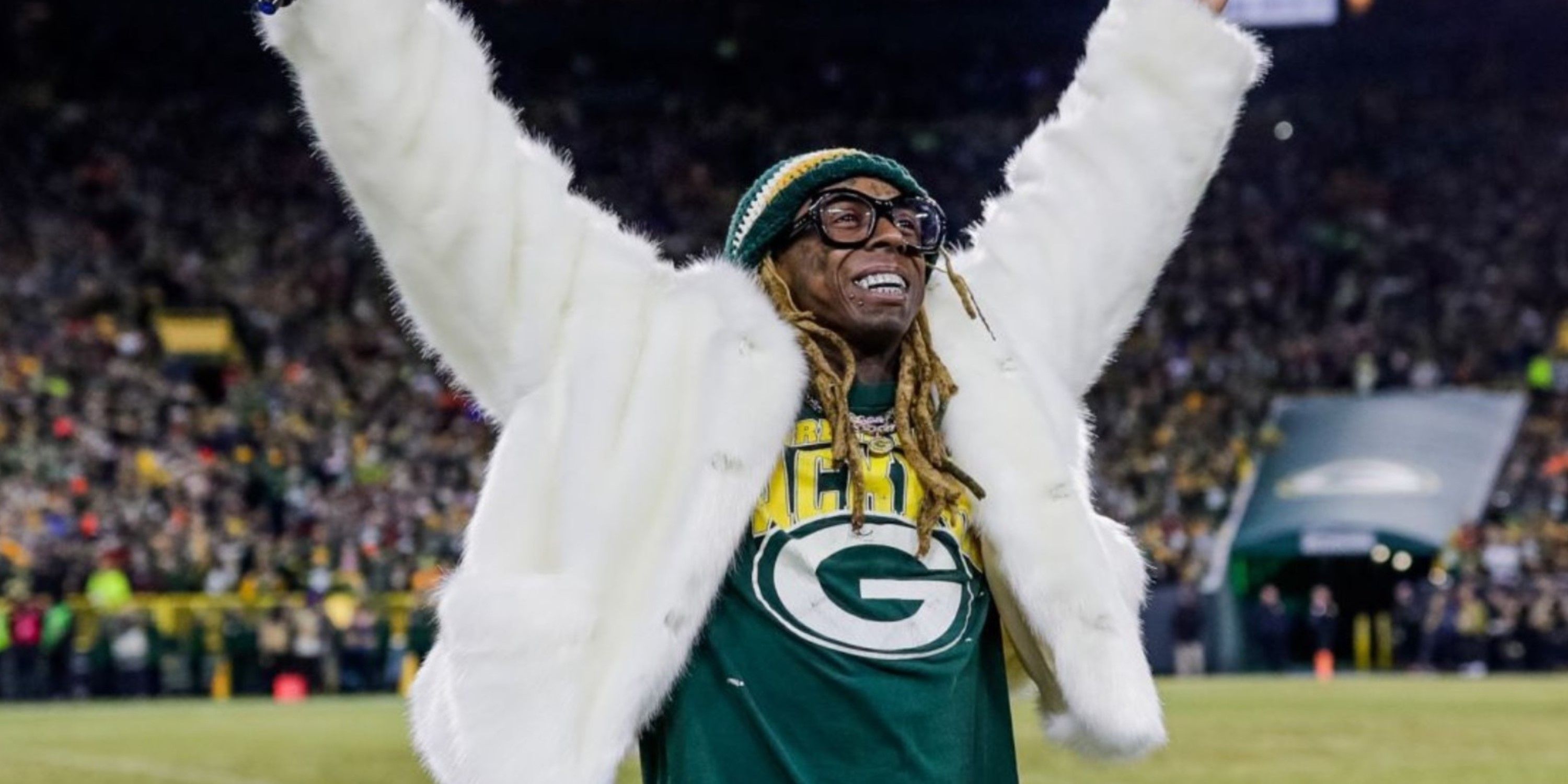 Celebrity Packers Fans 60 Photos - Moonagedaydream.film