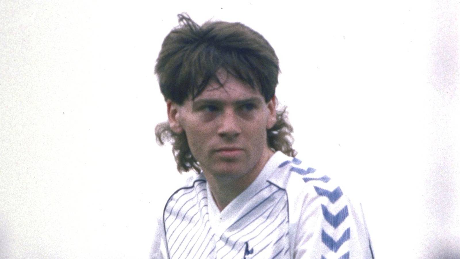 Chris Waddle Named 5 Best Atmospheres in English Football