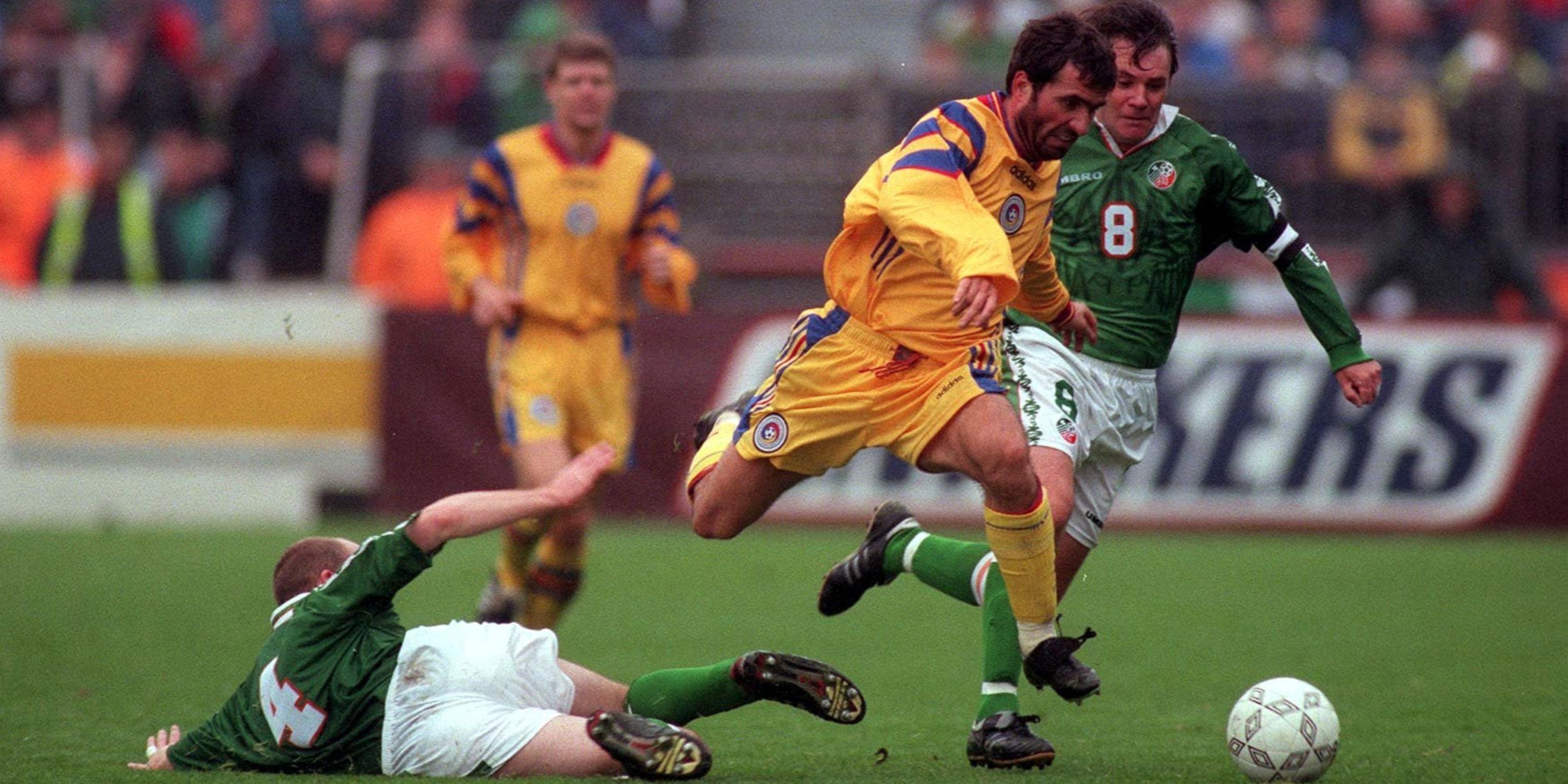 10 greatest left-footed players in football history [Ranked]