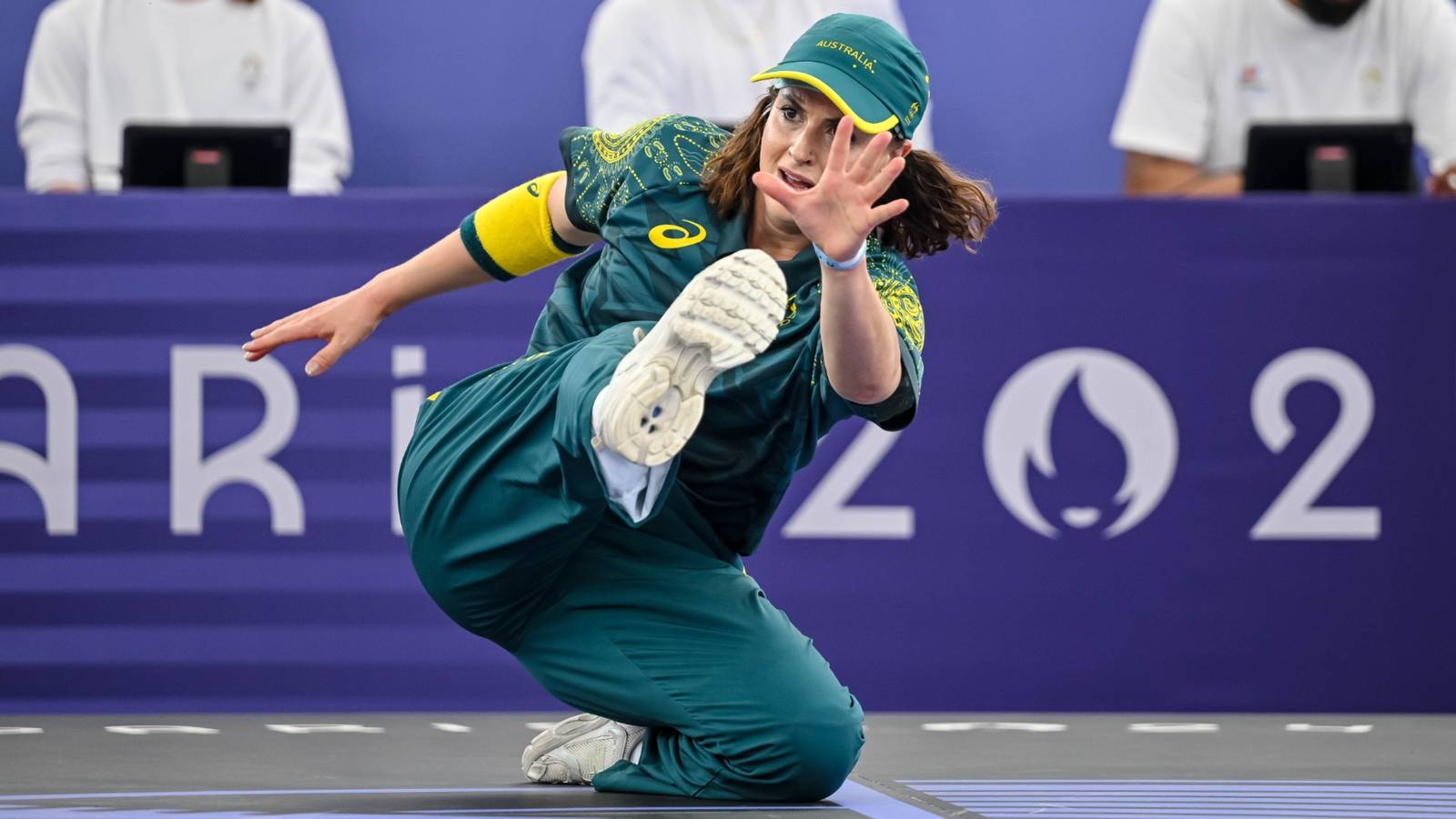 Olympic Breakdancer Raygun's Performance Before Closing Ceremony