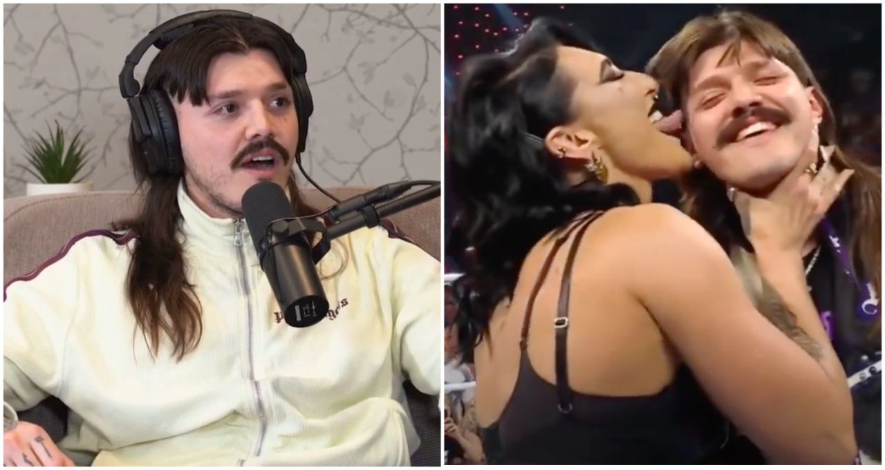 The Text Message Dom Mysterio's Wife Sent Him After Rhea Ripley Licked His Face