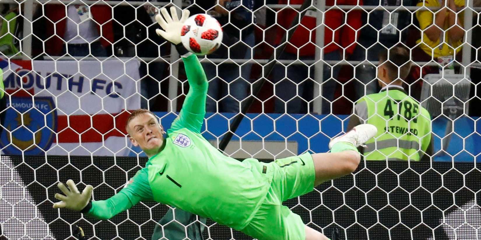 The 9 Greatest Goalkeeping Performances in World Cup History [Ranked]